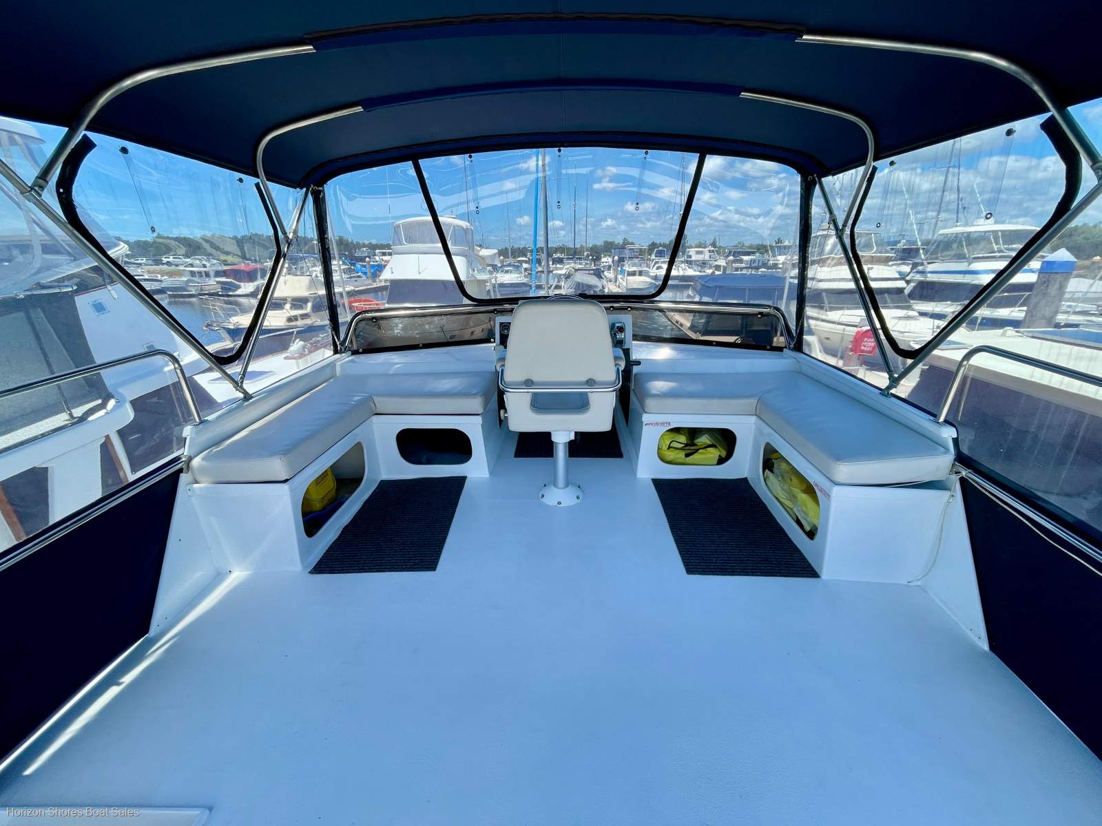 Used Roberts 32 Flybridge Cruiser for Sale | Boats For Sale | Yachthub