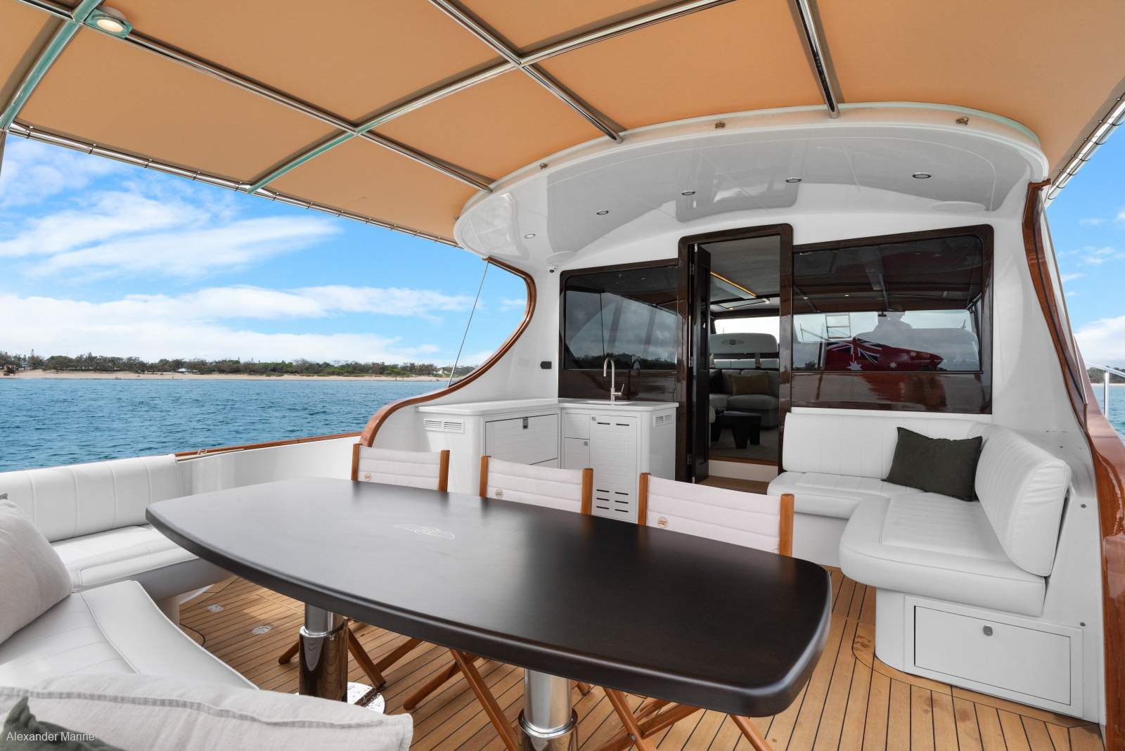Used Palm Beach Motor Yachts 70 Sedan for Sale | Boats For Sale | Yachthub