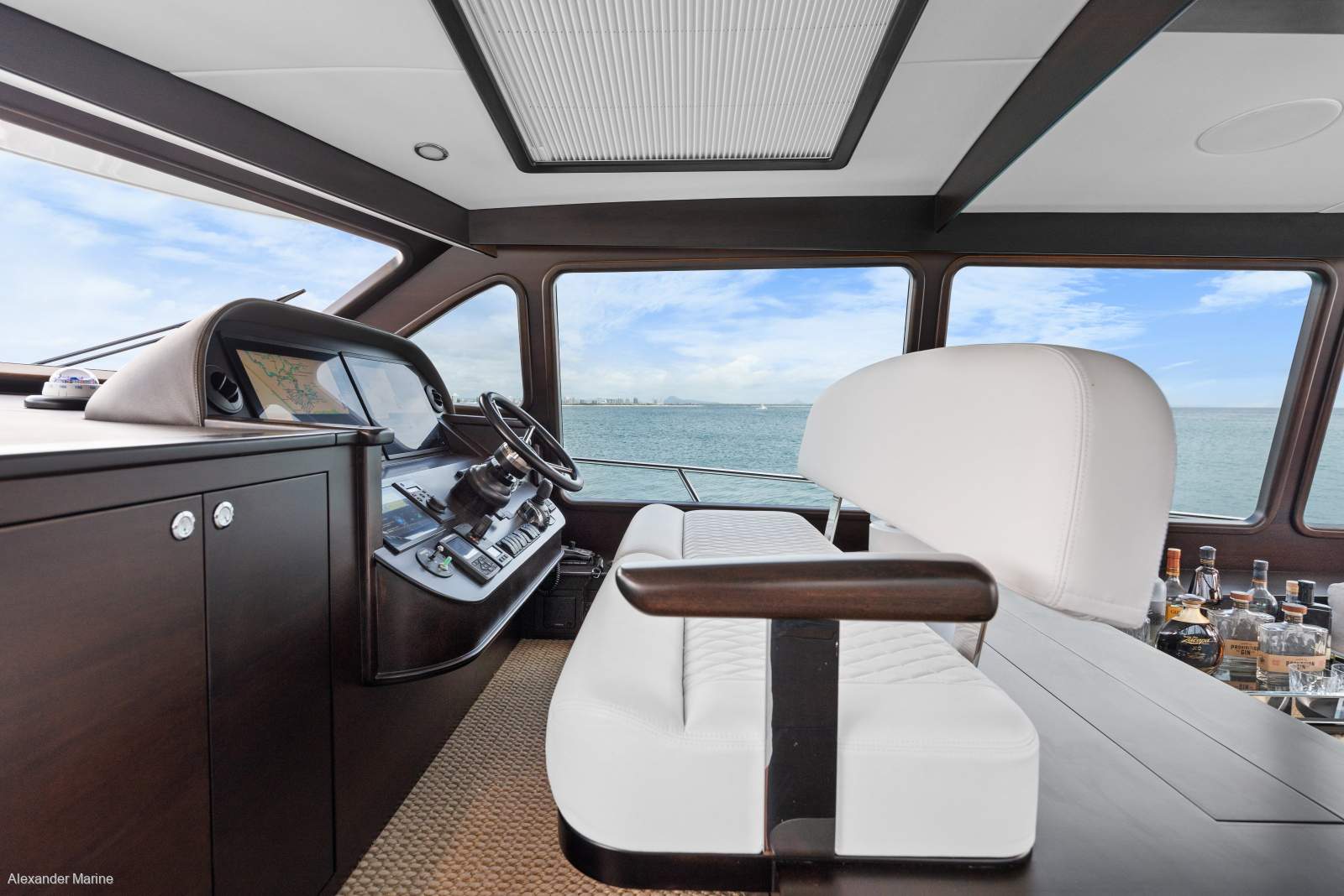 Used Palm Beach Motor Yachts 70 Sedan for Sale | Boats For Sale | Yachthub