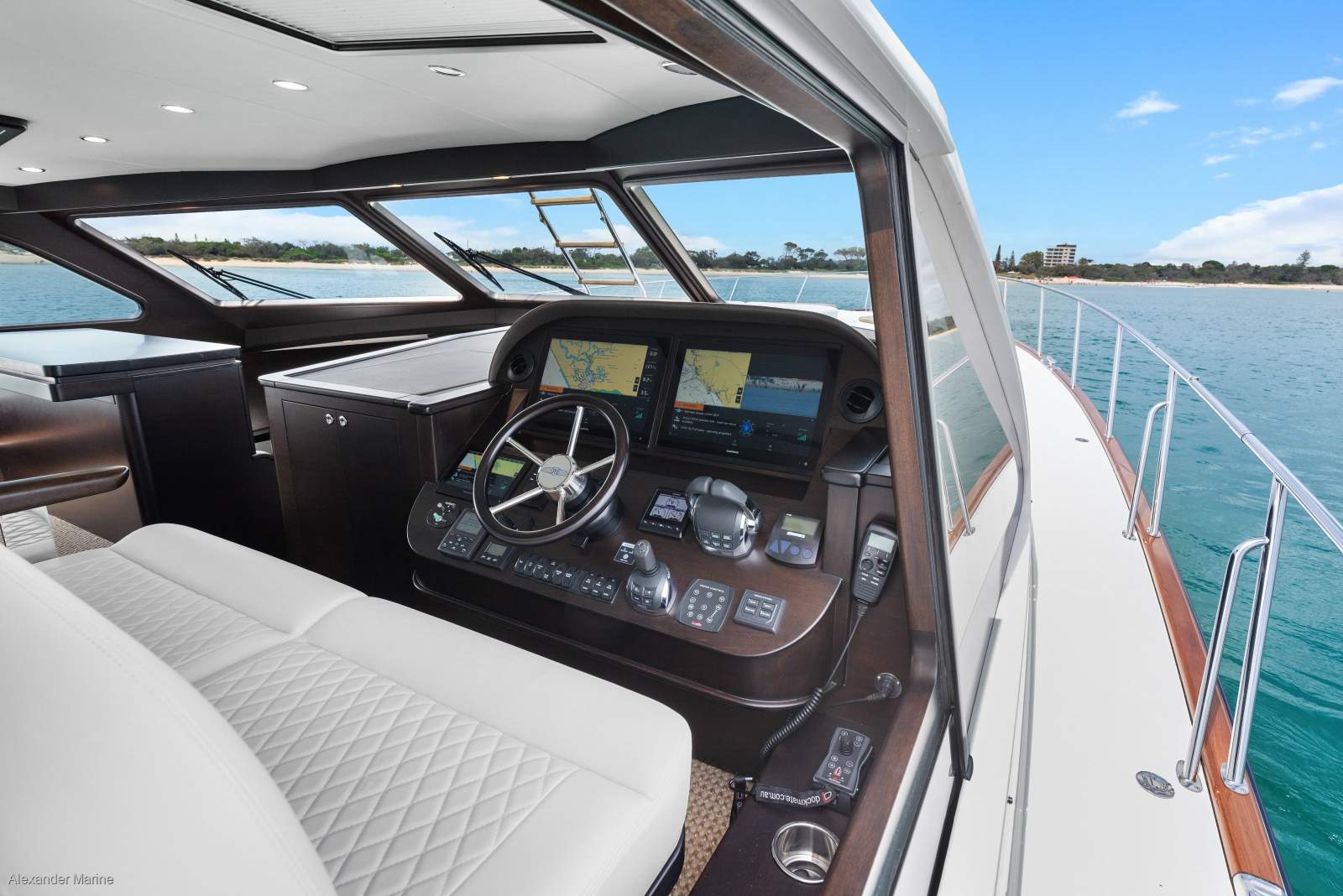 Used Palm Beach Motor Yachts 70 Sedan for Sale | Boats For Sale | Yachthub