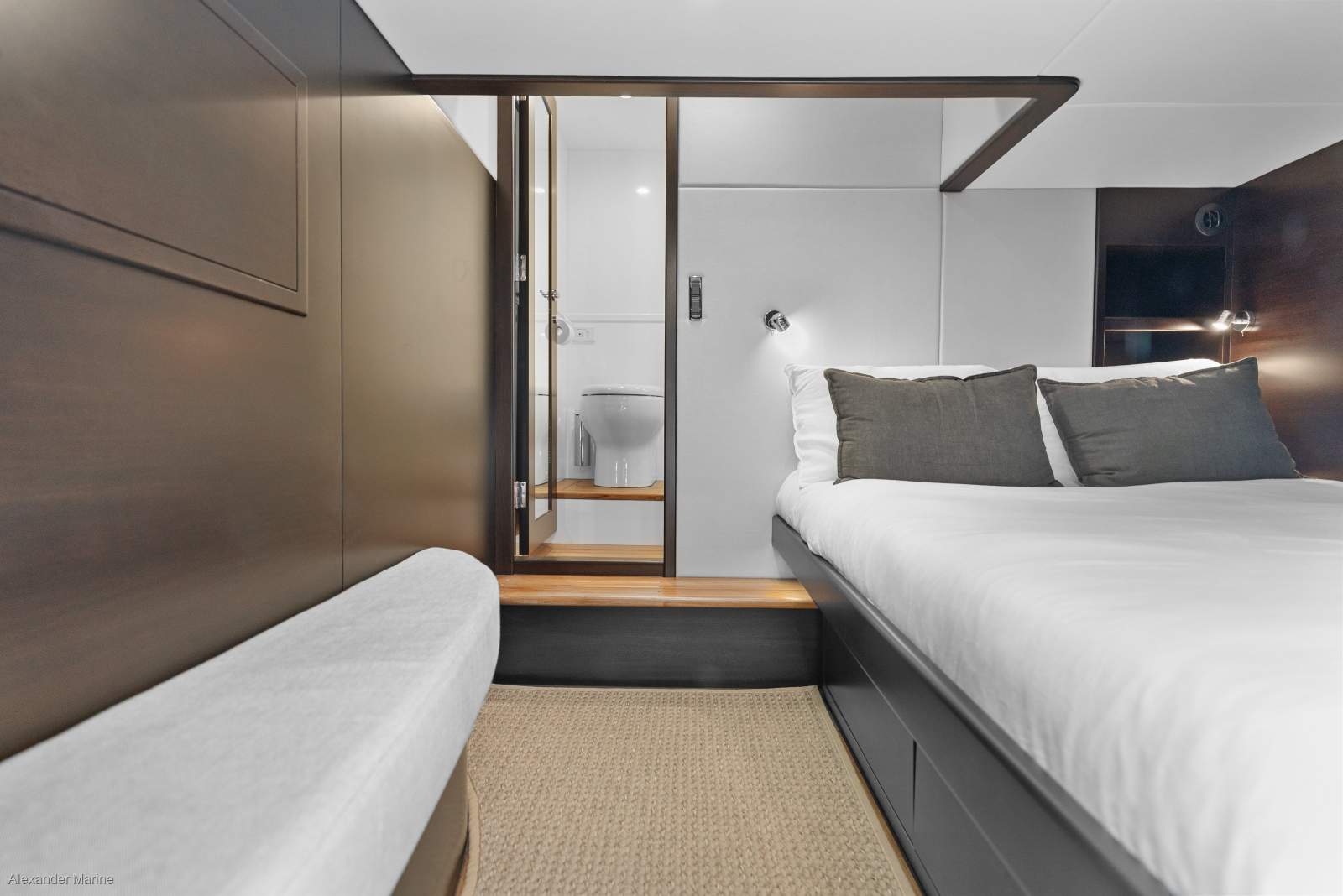 Used Palm Beach Motor Yachts 70 Sedan for Sale | Boats For Sale | Yachthub