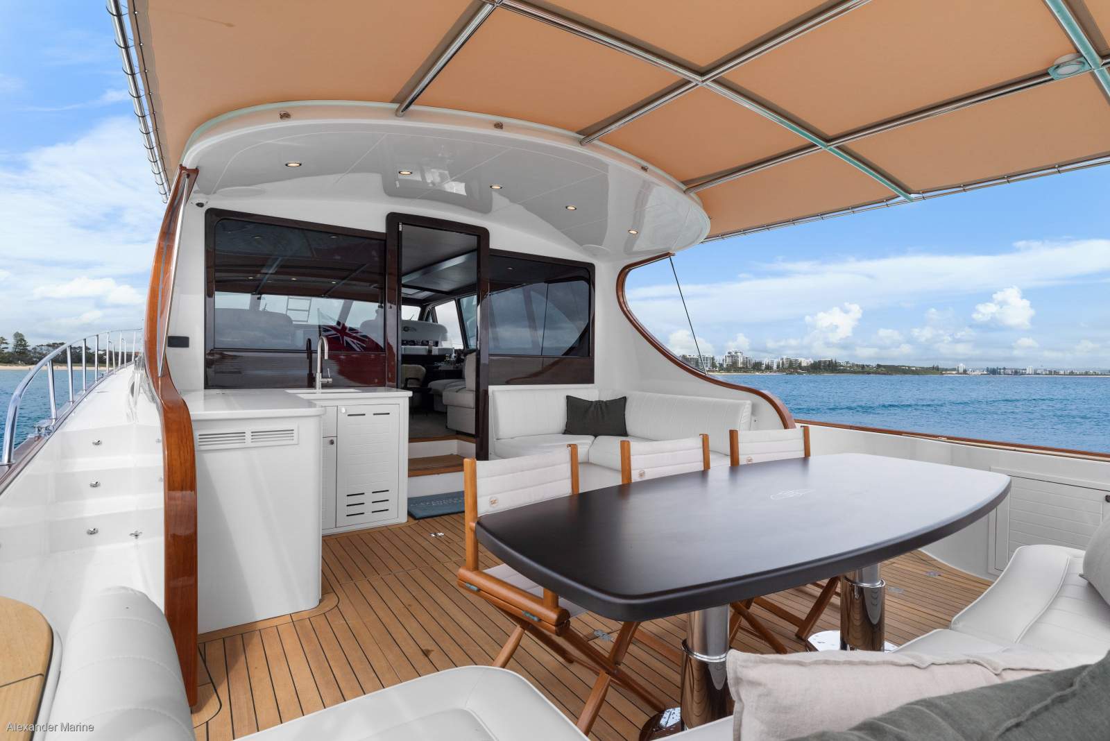 Used Palm Beach Motor Yachts 70 Sedan for Sale | Boats For Sale | Yachthub