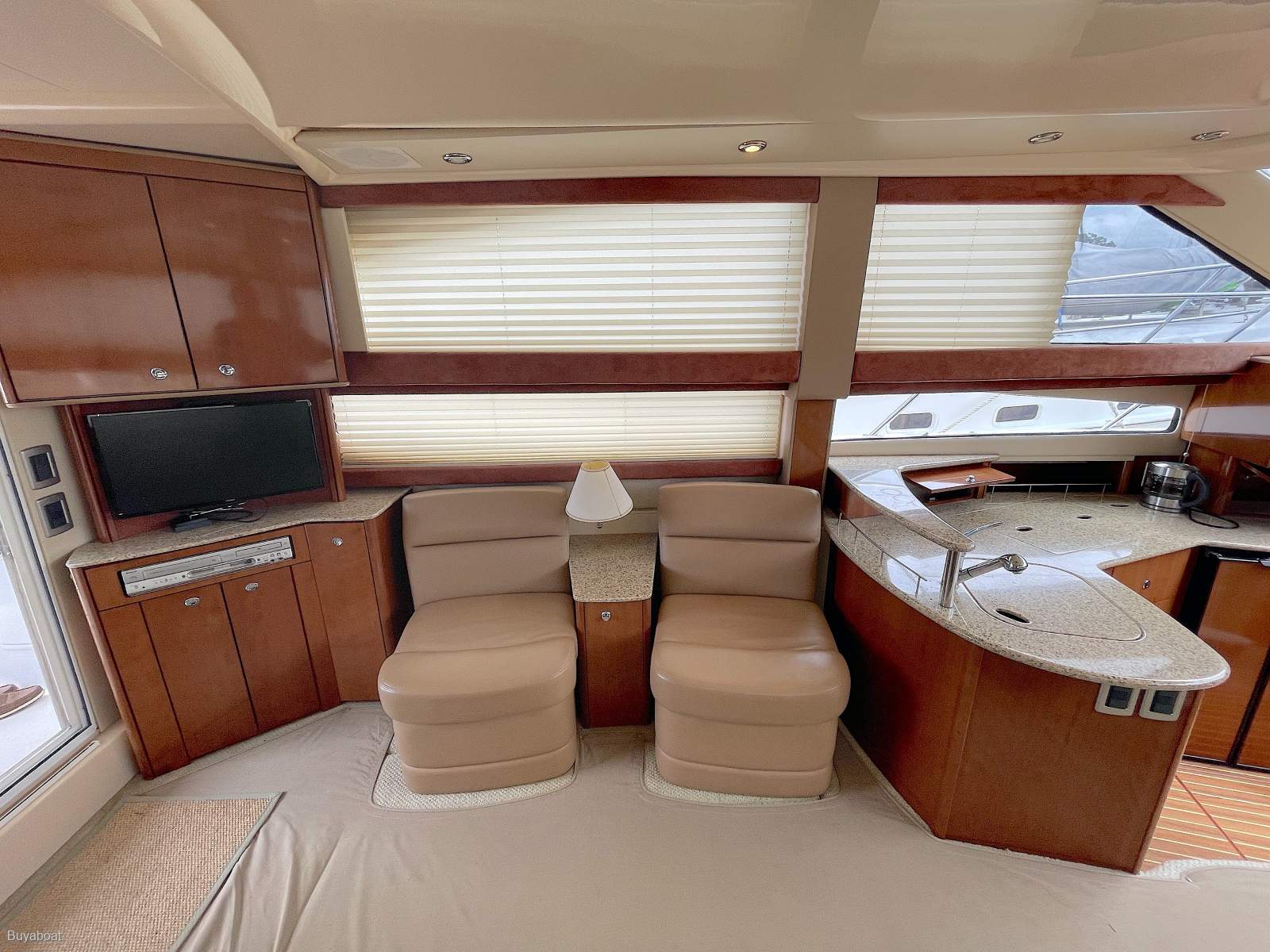 Used Meridian 391 Flybridge Cruiser for Sale | Boats For Sale | Yachthub