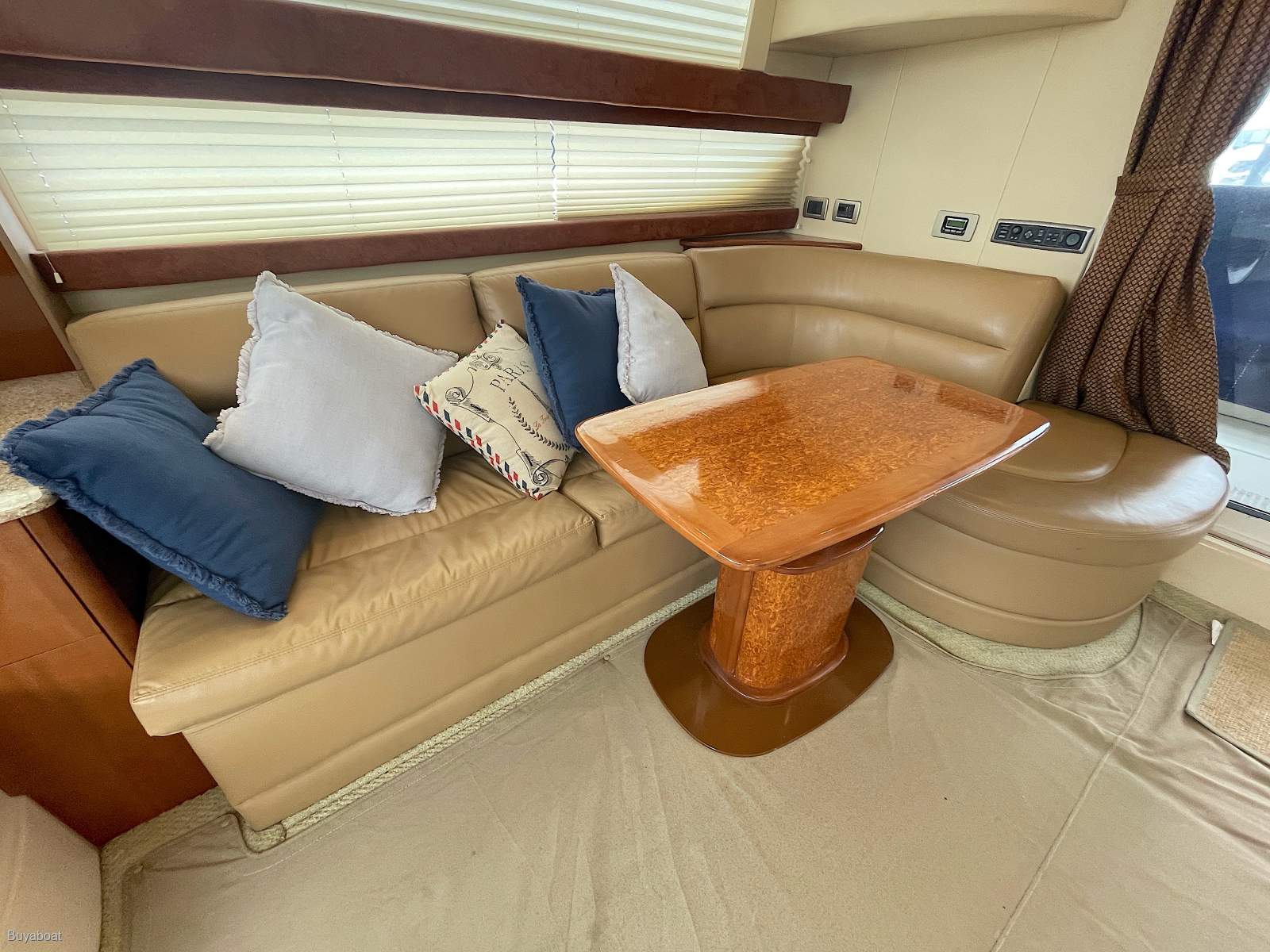Used Meridian 391 Flybridge Cruiser for Sale | Boats For Sale | Yachthub