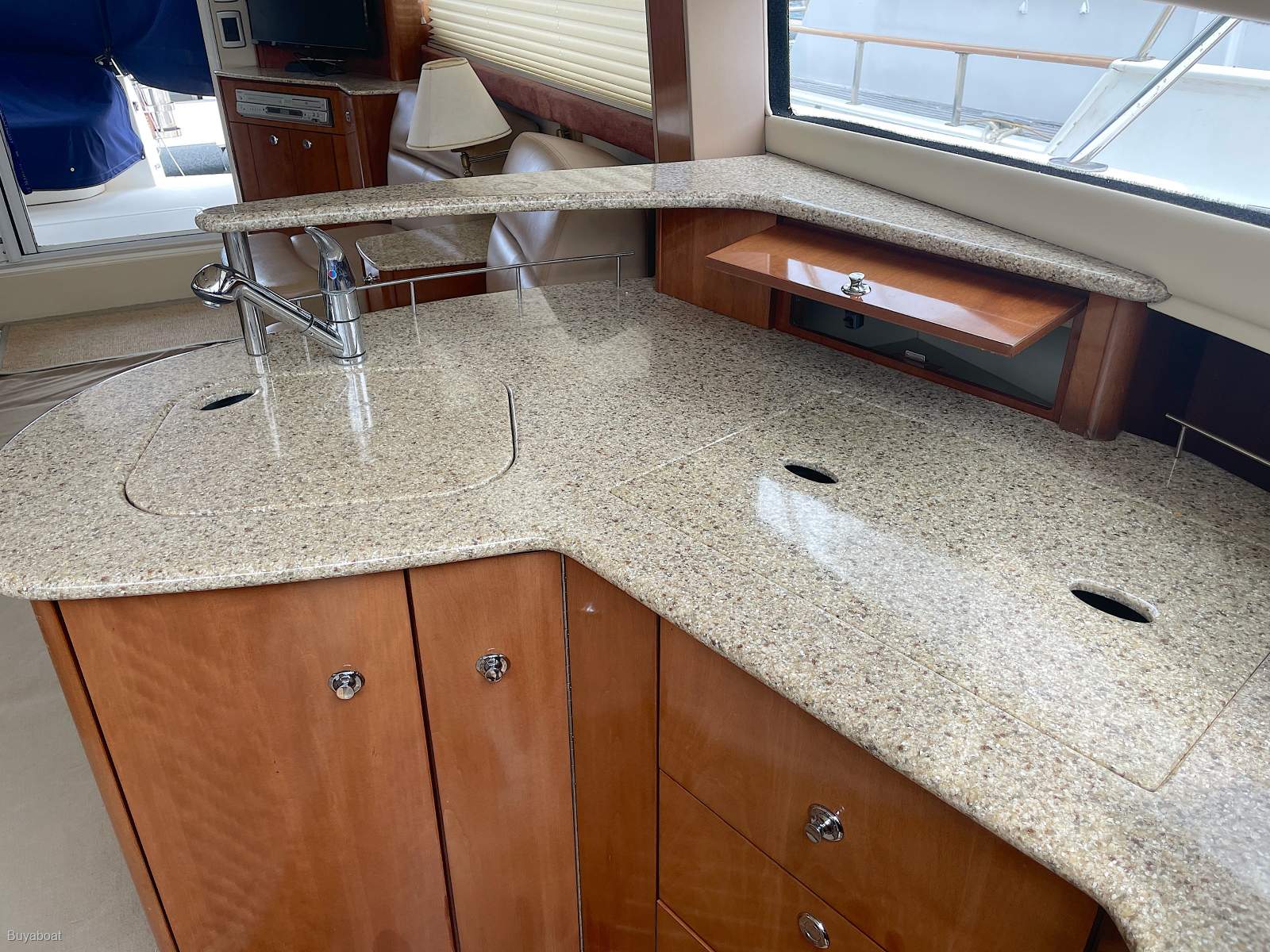 Used Meridian 391 Flybridge Cruiser for Sale | Boats For Sale | Yachthub