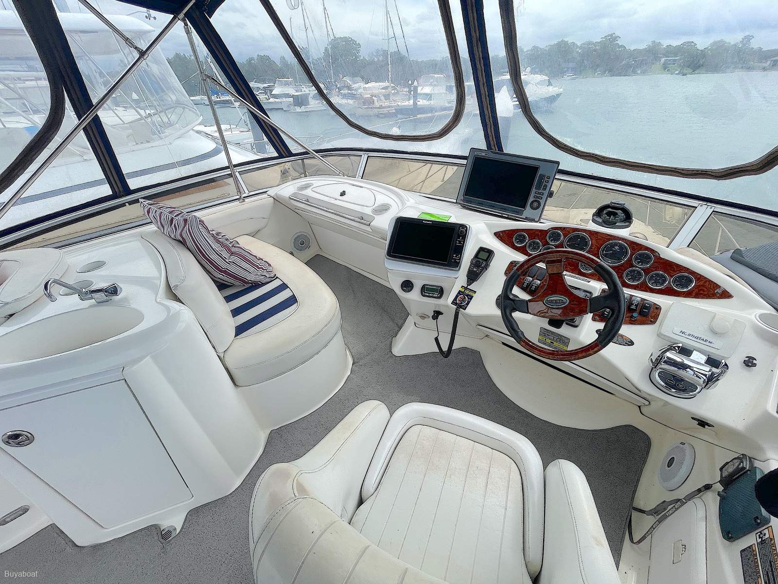Used Meridian 391 Flybridge Cruiser for Sale | Boats For Sale | Yachthub