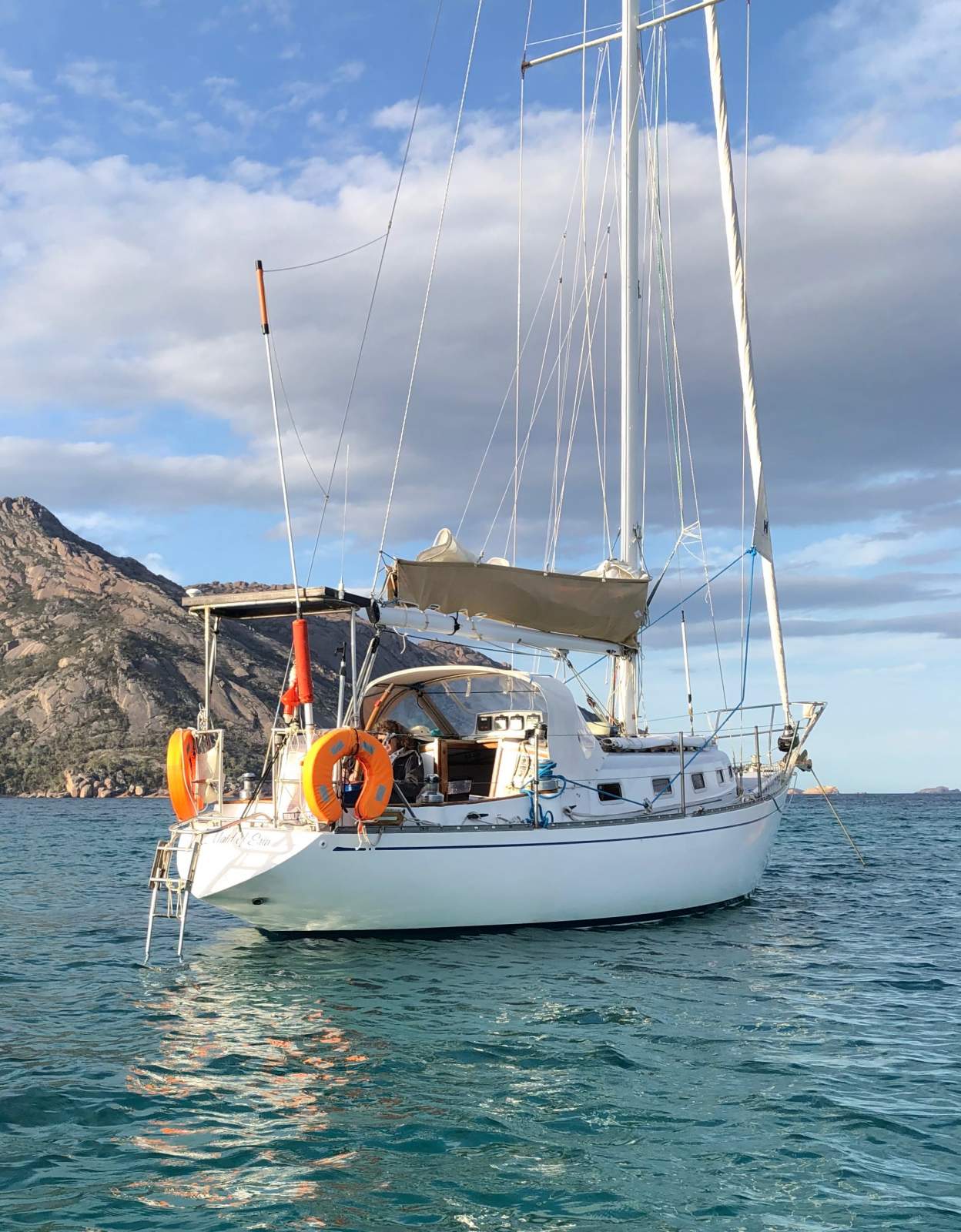 Sparkman & Stephens 34 EXCEPTIONAL CONDITION, SUPERBLY UPGRADED! For ...