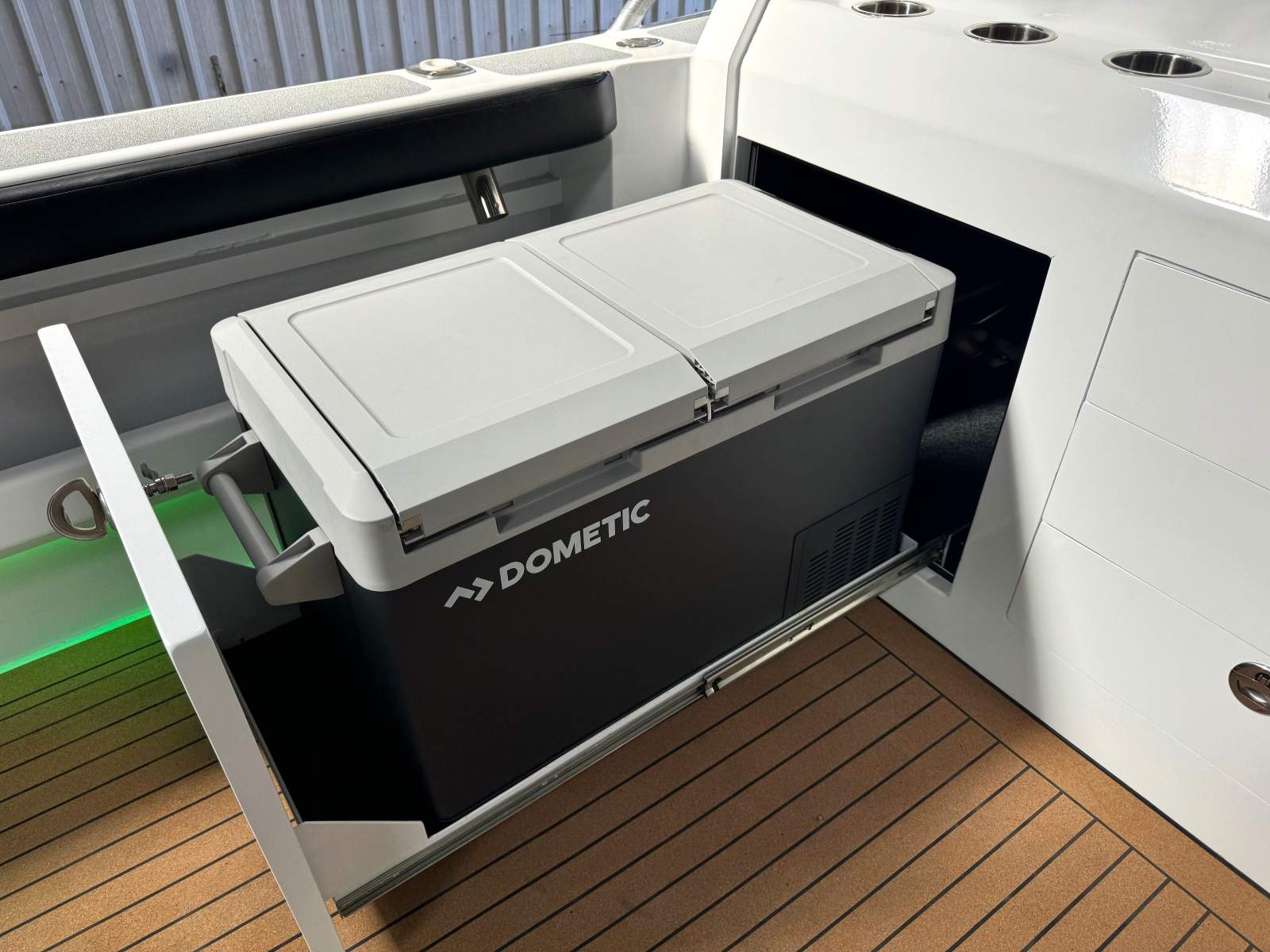 Used Razerline Sabre Tooth Cat 10500 - The Ultimate Offshore Powerhouse ...