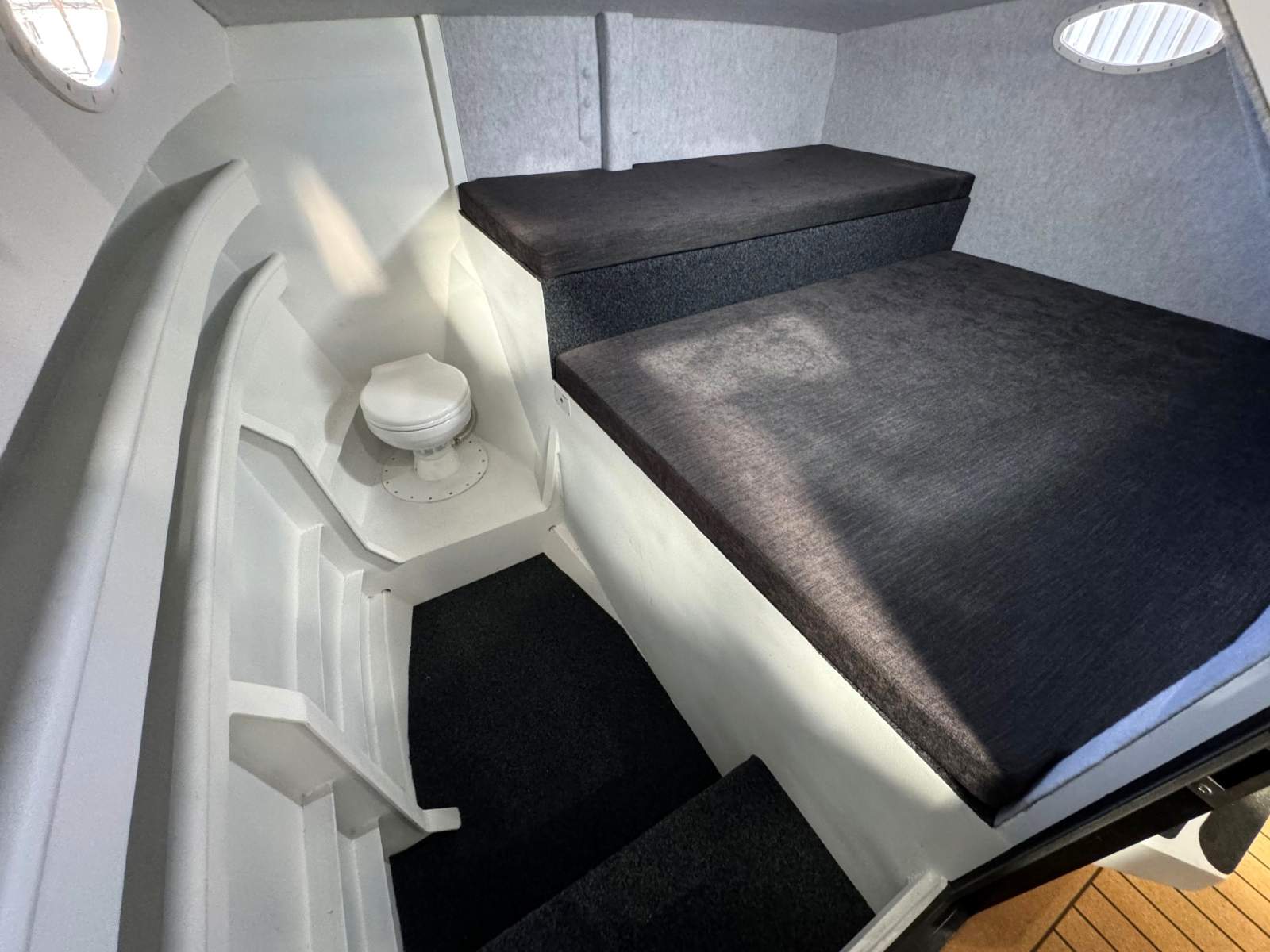 Used Razerline Sabre Tooth Cat 10500 - The Ultimate Offshore Powerhouse ...