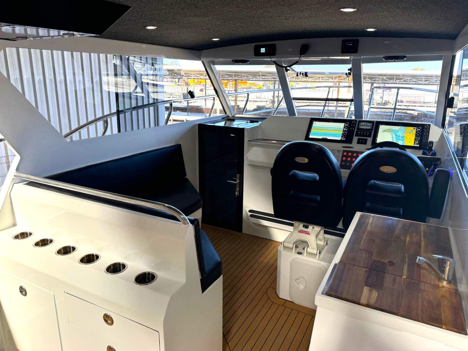 Used Razerline Sabre Tooth Cat 10500 - The Ultimate Offshore Powerhouse ...