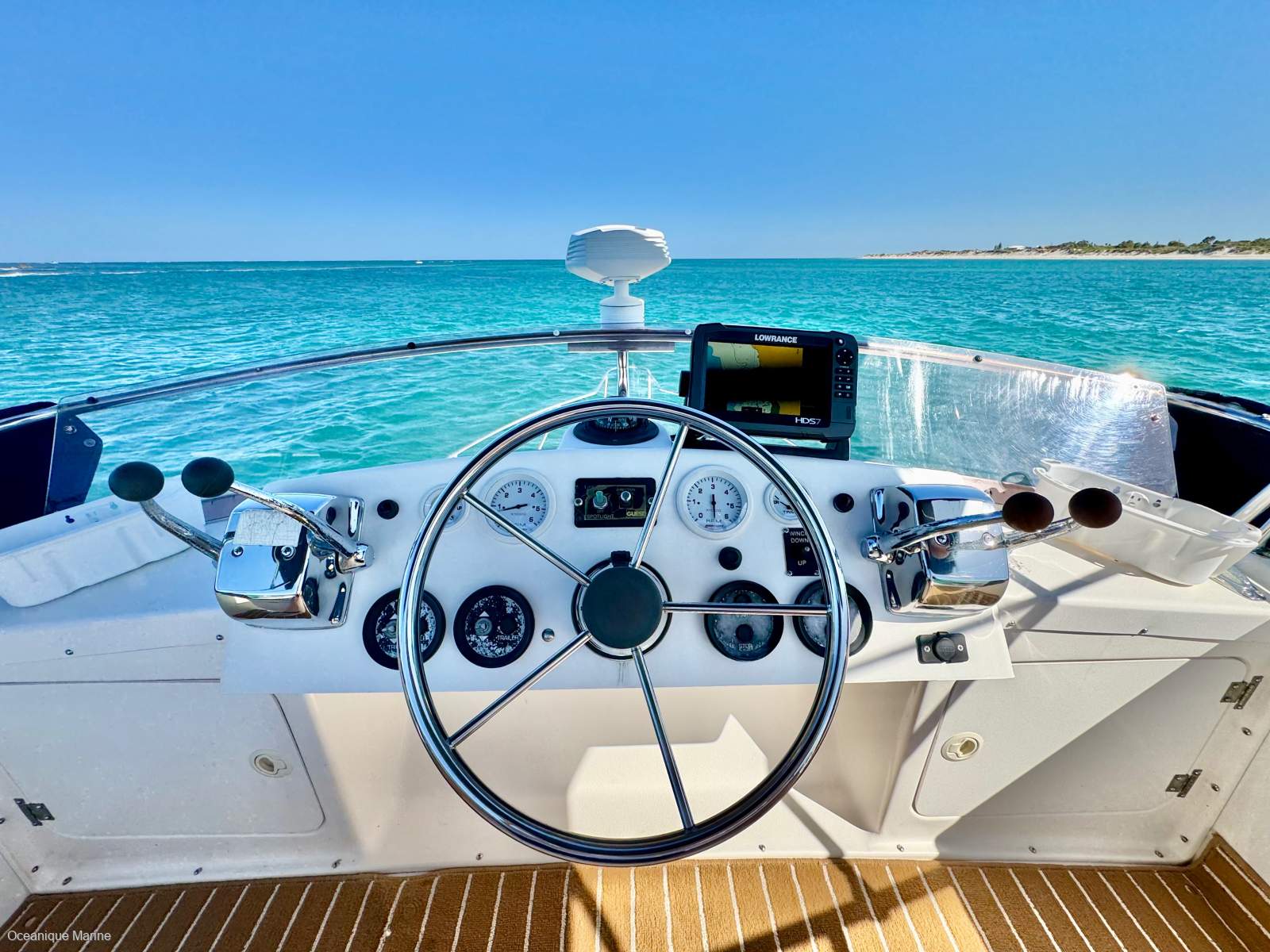 Used Caribbean 26 Flybridge Cruiser (with Trailer) for Sale | Boats For ...