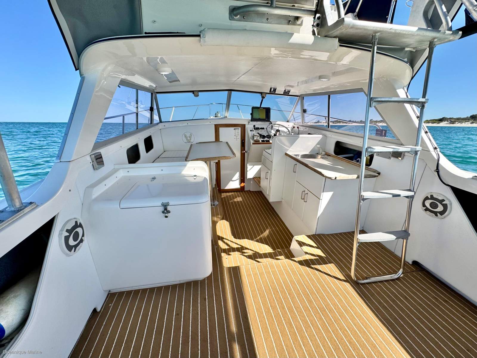 Used Caribbean 26 Flybridge Cruiser (with Trailer) for Sale | Boats For ...