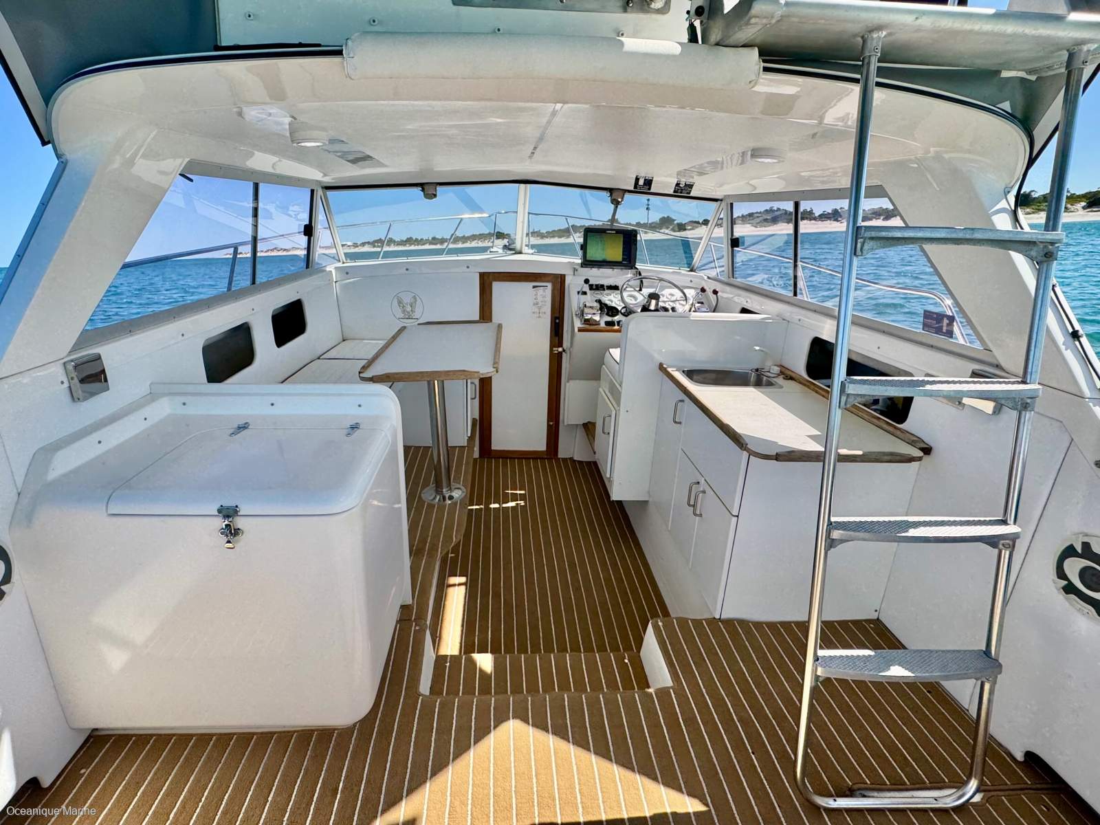 Used Caribbean 26 Flybridge Cruiser (with Trailer) for Sale | Boats For ...