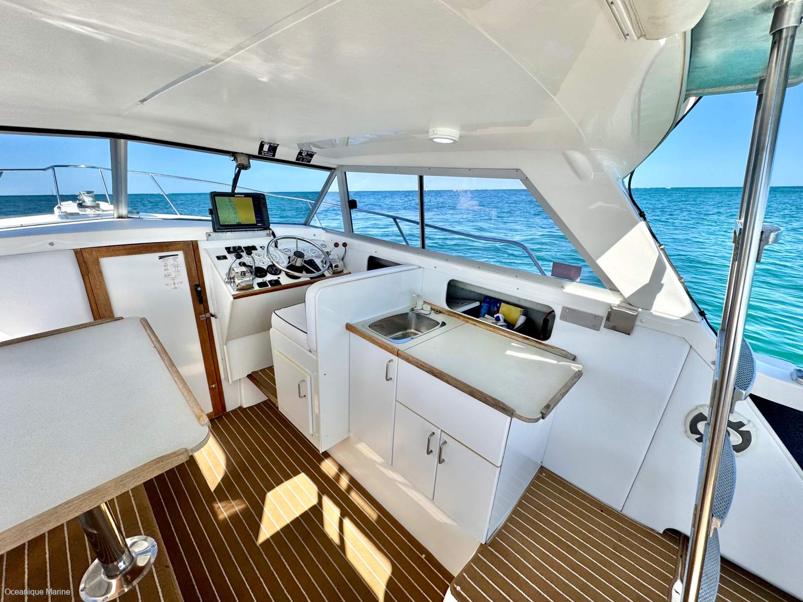 Used Caribbean 26 Flybridge Cruiser (with Trailer) for Sale | Boats For ...