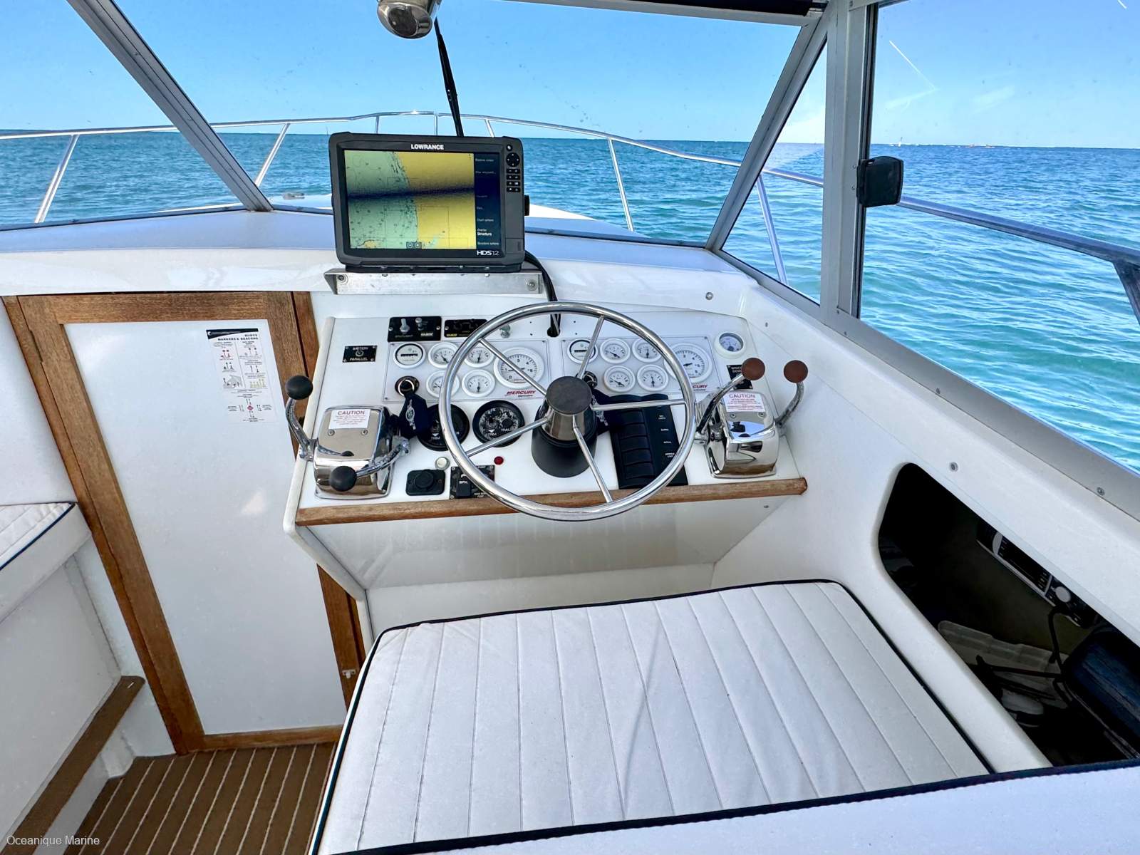 Used Caribbean 26 Flybridge Cruiser (with Trailer) for Sale | Boats For ...