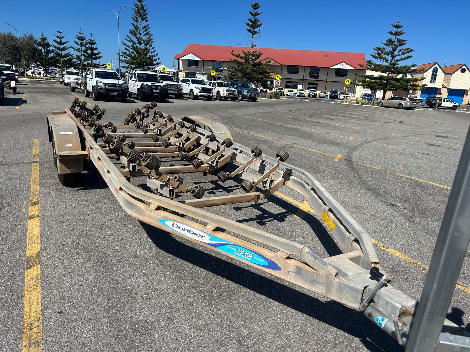 Used Caribbean 26 Flybridge Cruiser (with Trailer) for Sale | Boats For ...