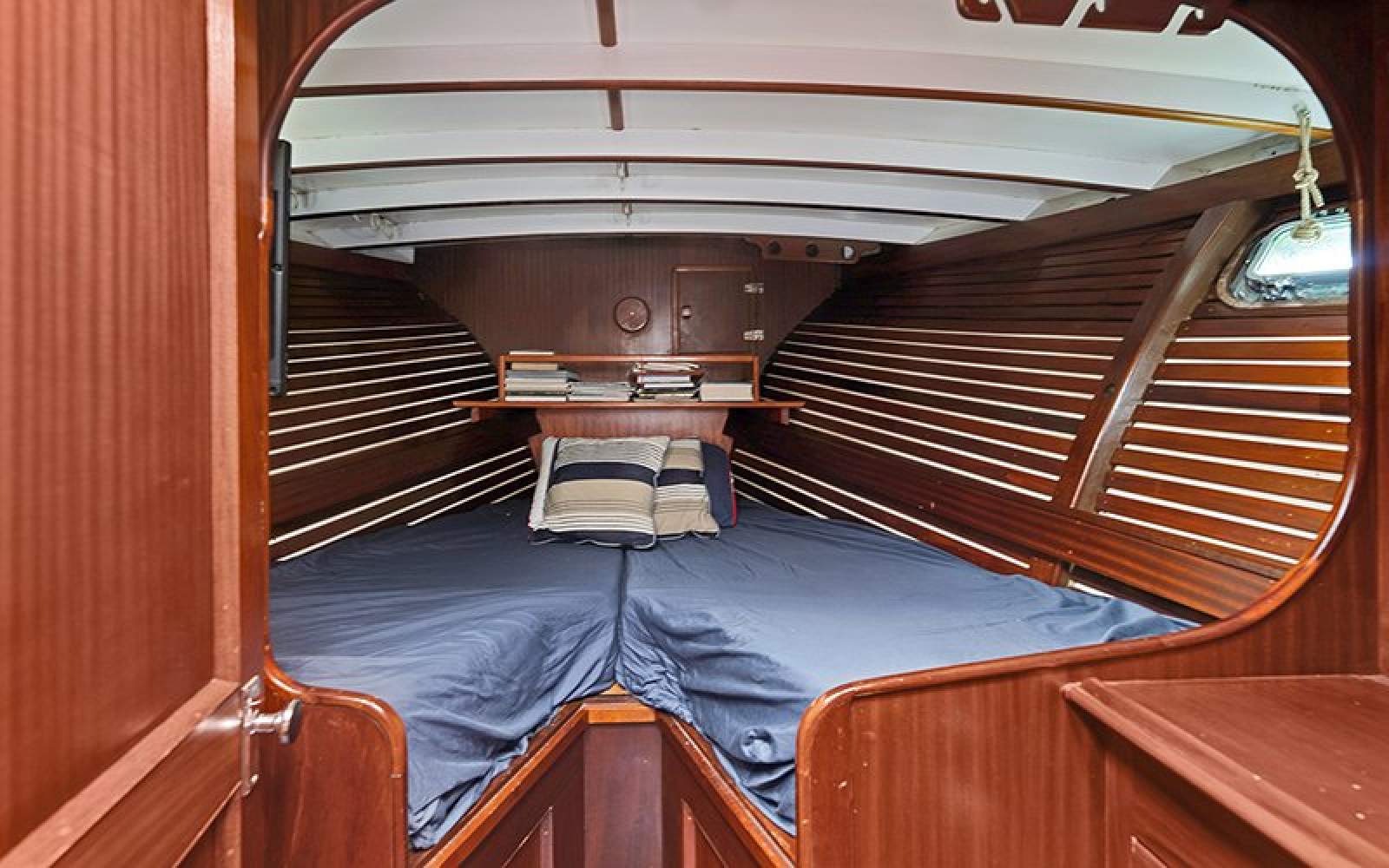 Used Clem Masters 41 Sedan Cruiser for Sale | Boats For Sale | Yachthub