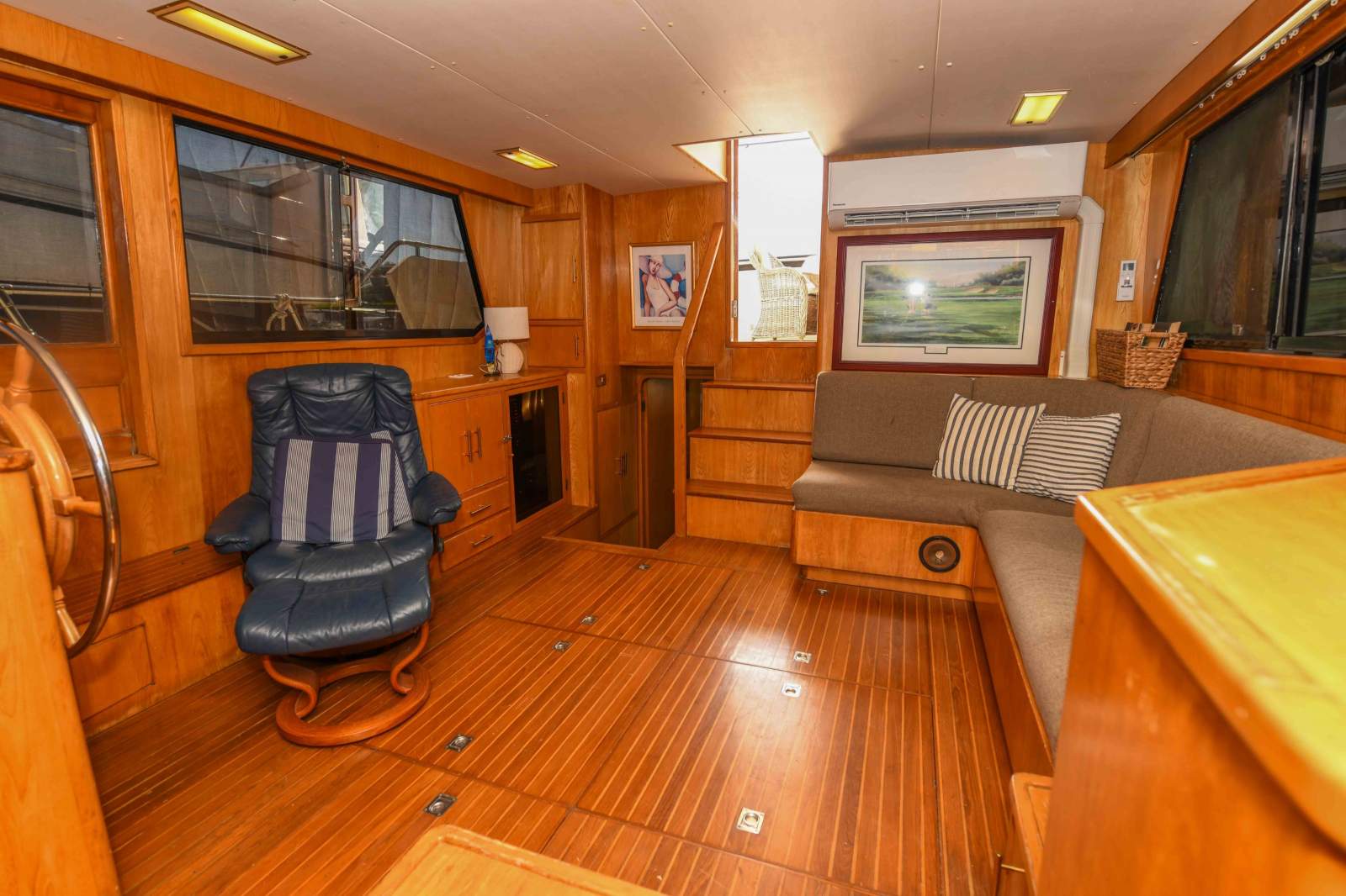 Used Kha Shing Flybridge Motor Cruiser for Sale | Boats For Sale | Yachthub