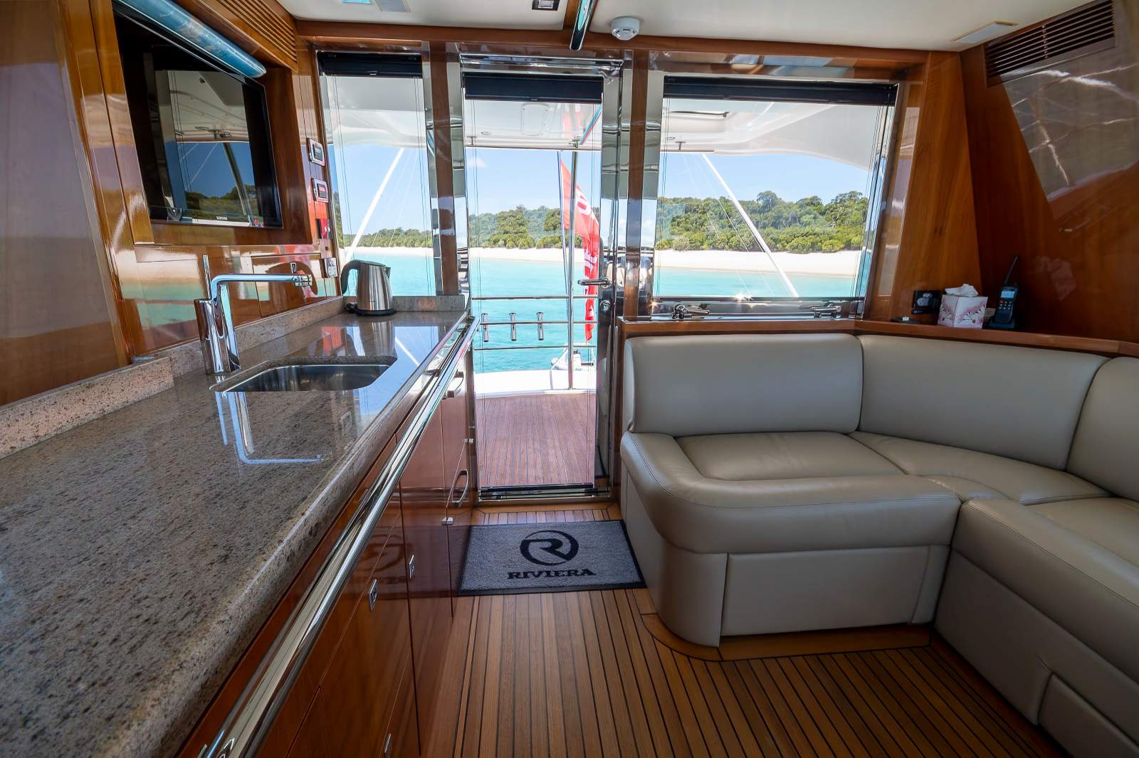 Used Riviera 75 Enclosed Flybridge for Sale | Boats For Sale | Yachthub