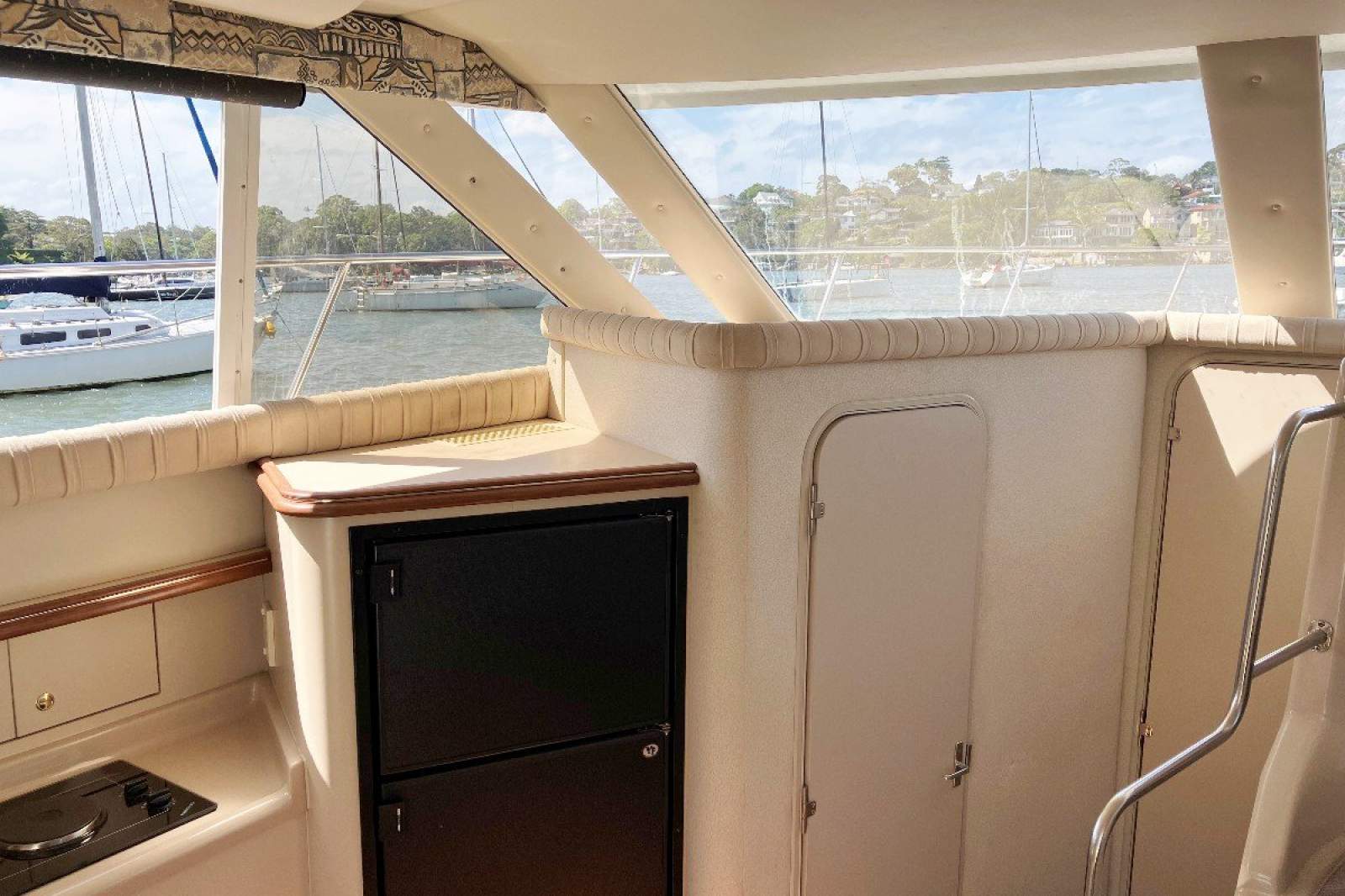 Used Cruisers Yachts 35 Flybridge for Sale | Boats For Sale | Yachthub