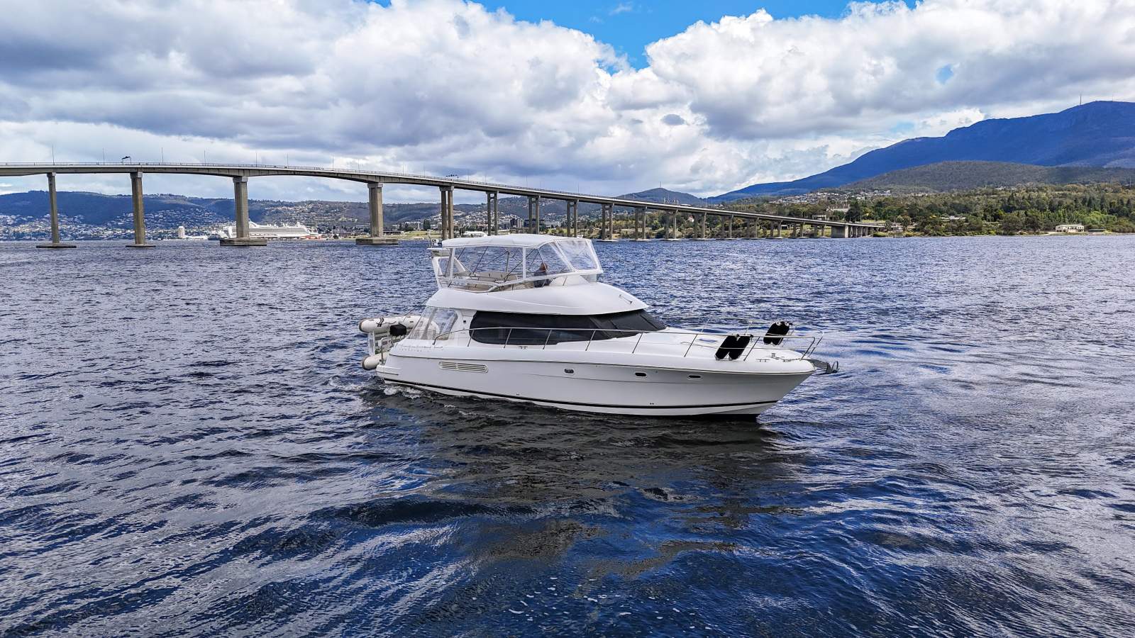 Used Jeanneau Prestige 46 Flybridge Low Hours Exceptional Condition for ...