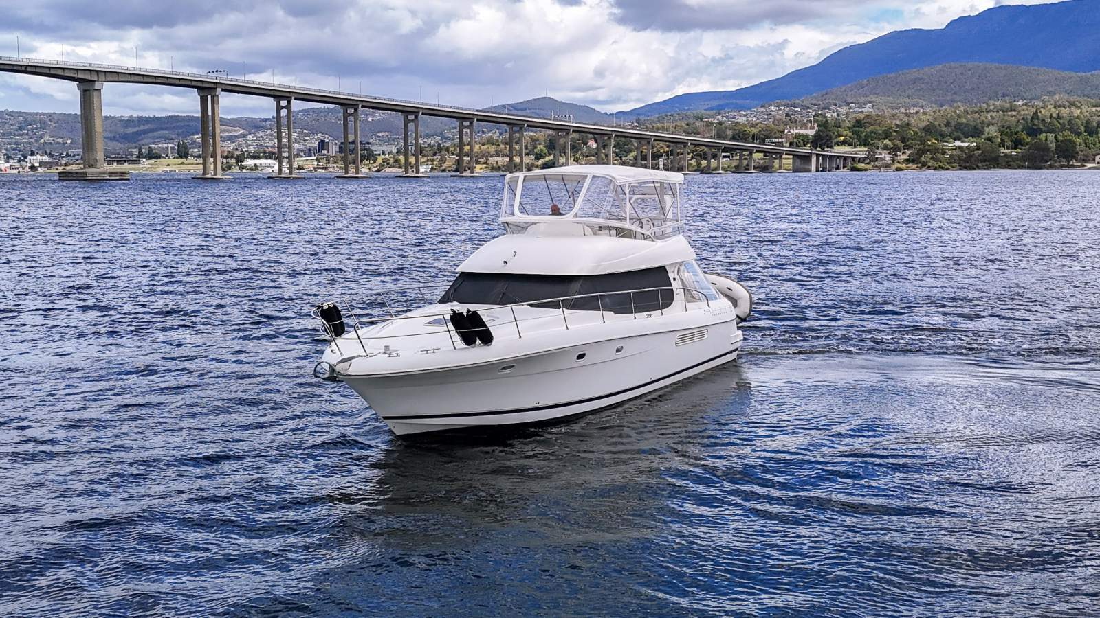Used Jeanneau Prestige 46 Flybridge Low Hours Exceptional Condition for ...