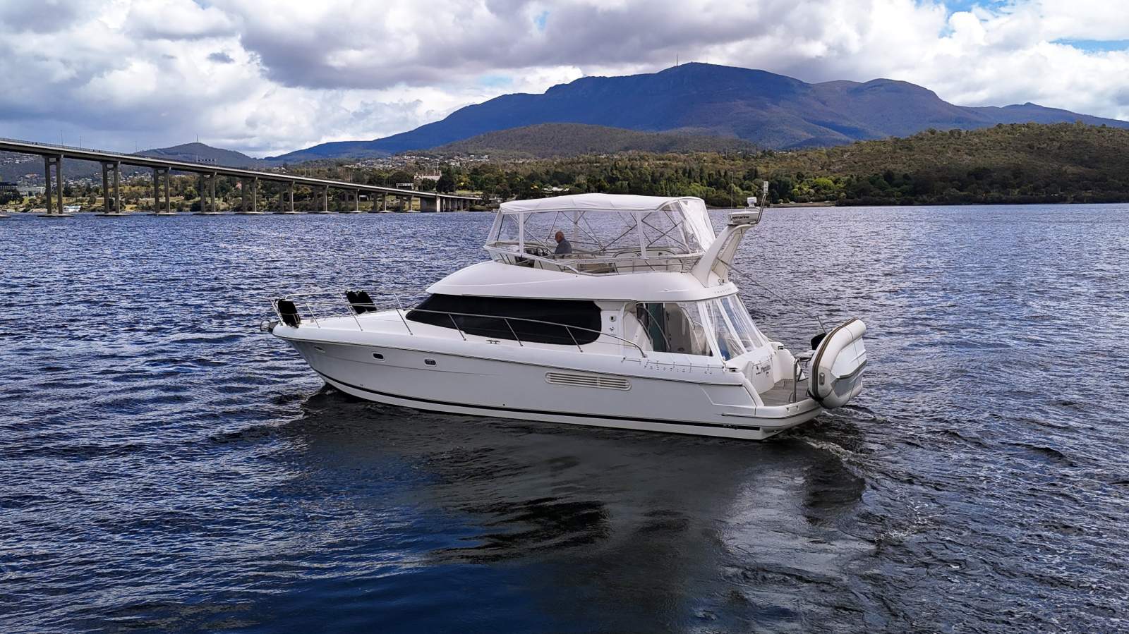 Used Jeanneau Prestige 46 Flybridge Low Hours Exceptional Condition for ...