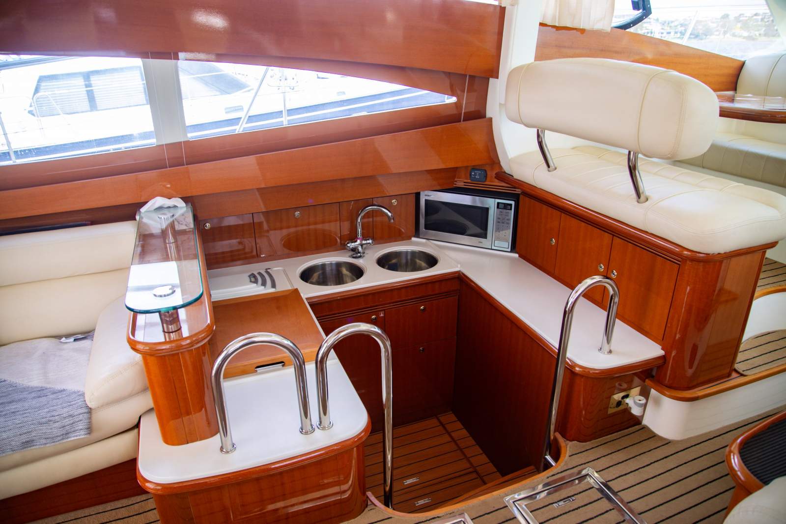 Used Jeanneau Prestige 46 Flybridge Low Hours Exceptional Condition for ...