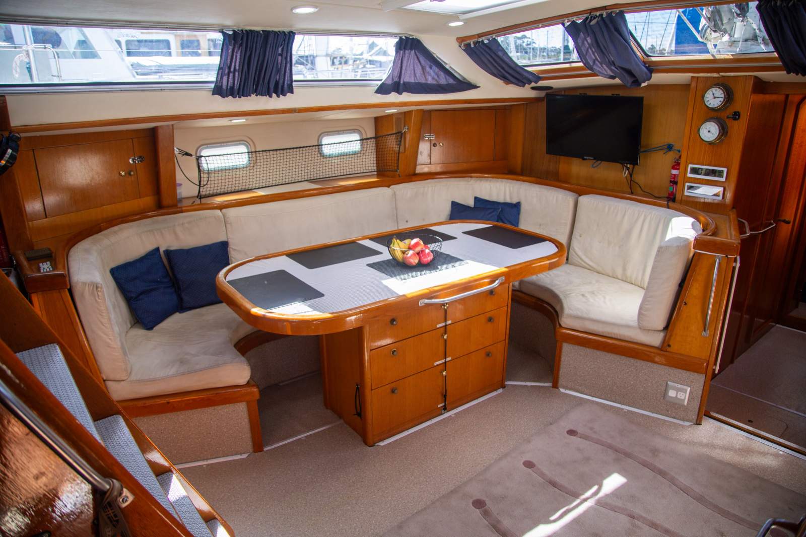 Used Majestic 60 High Volume Spacious Blue Water Cruiser for Sale ...