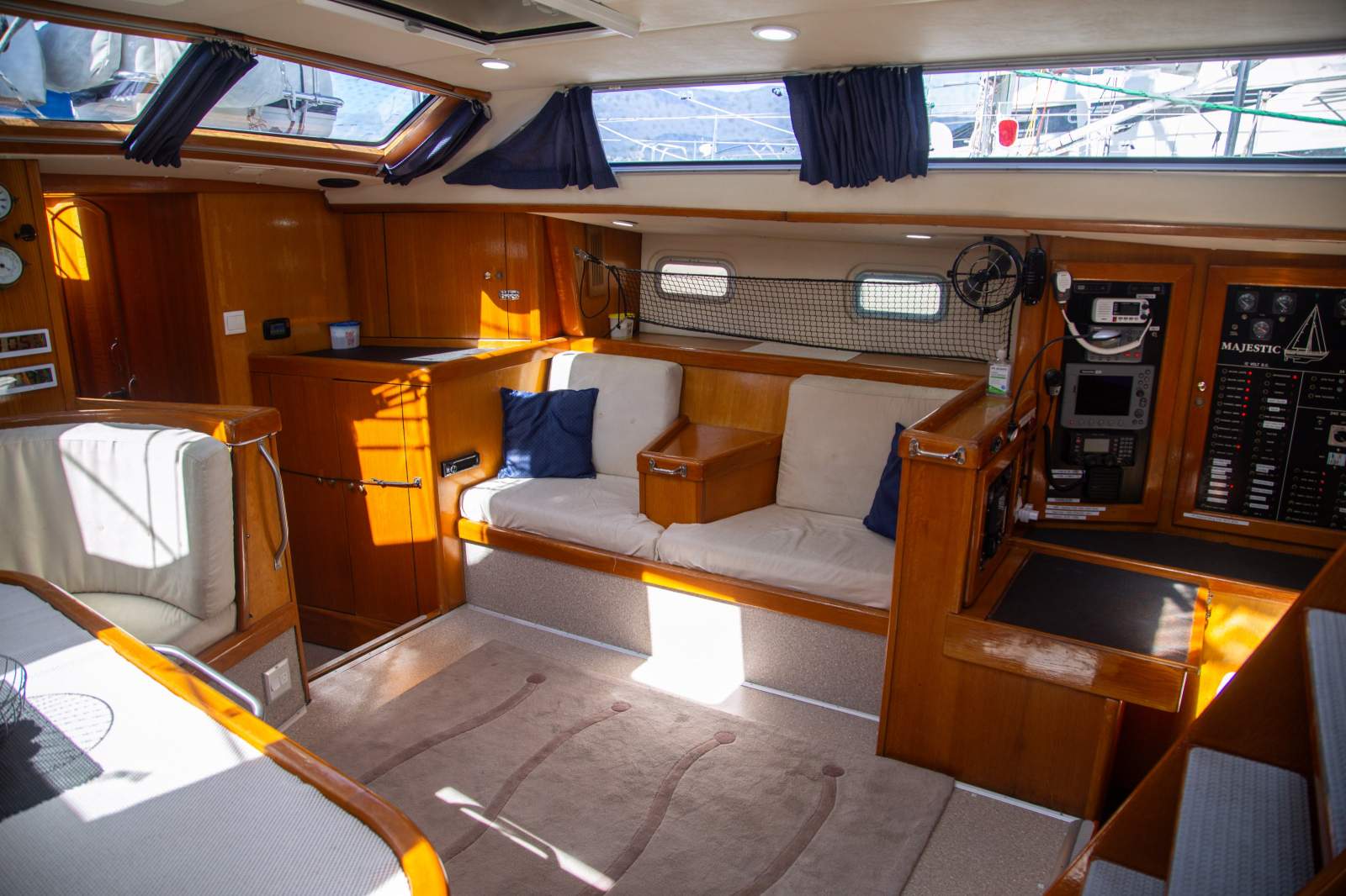 Used Majestic 60 High Volume Spacious Blue Water Cruiser for Sale ...