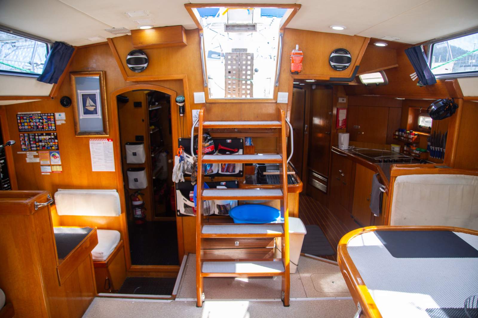 Used Majestic 60 High Volume Spacious Blue Water Cruiser for Sale ...