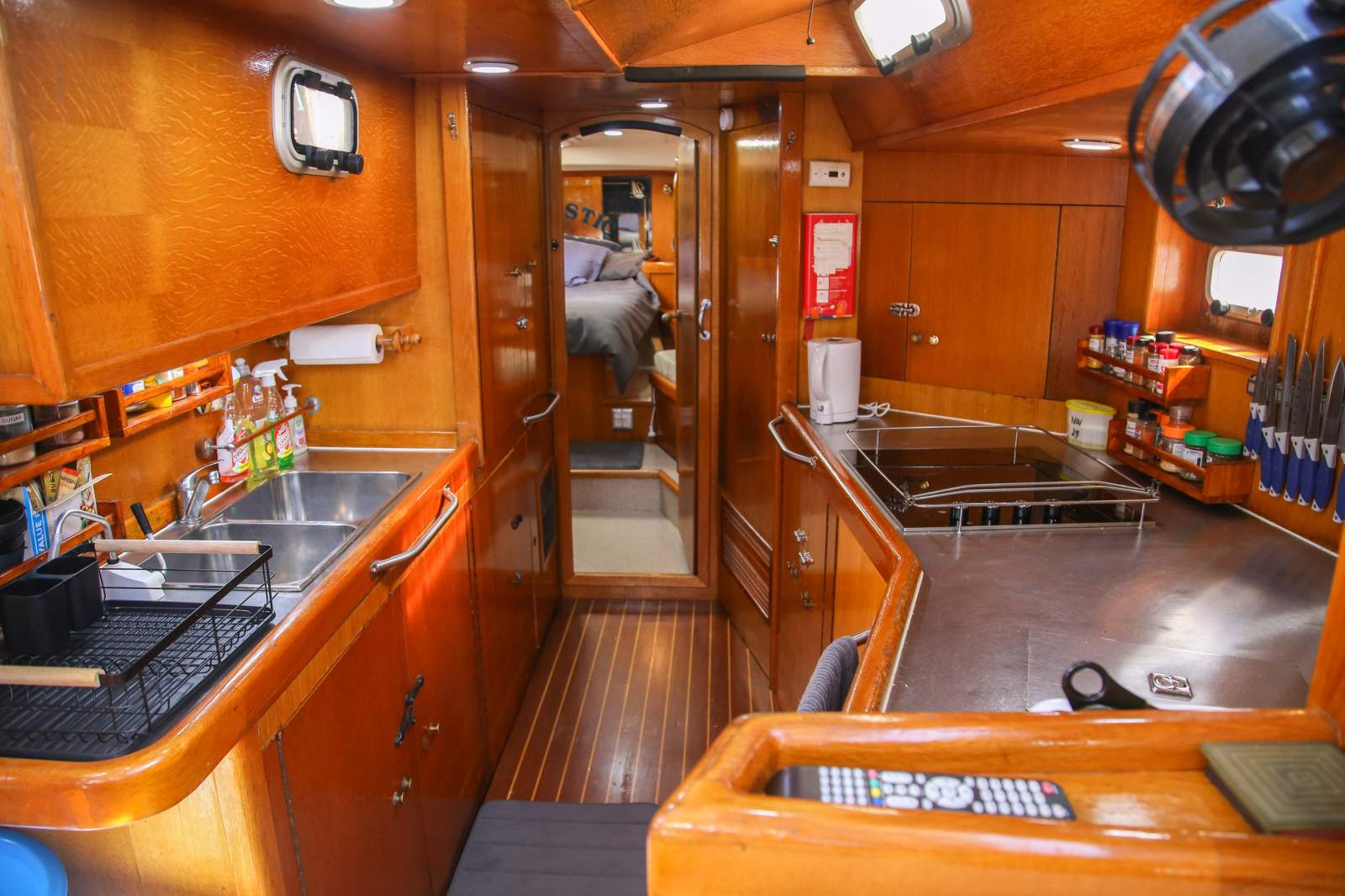 Used Majestic 60 High Volume Spacious Blue Water Cruiser for Sale ...