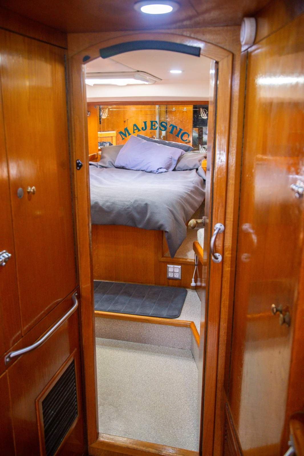 Used Majestic 60 High Volume Spacious Blue Water Cruiser for Sale ...