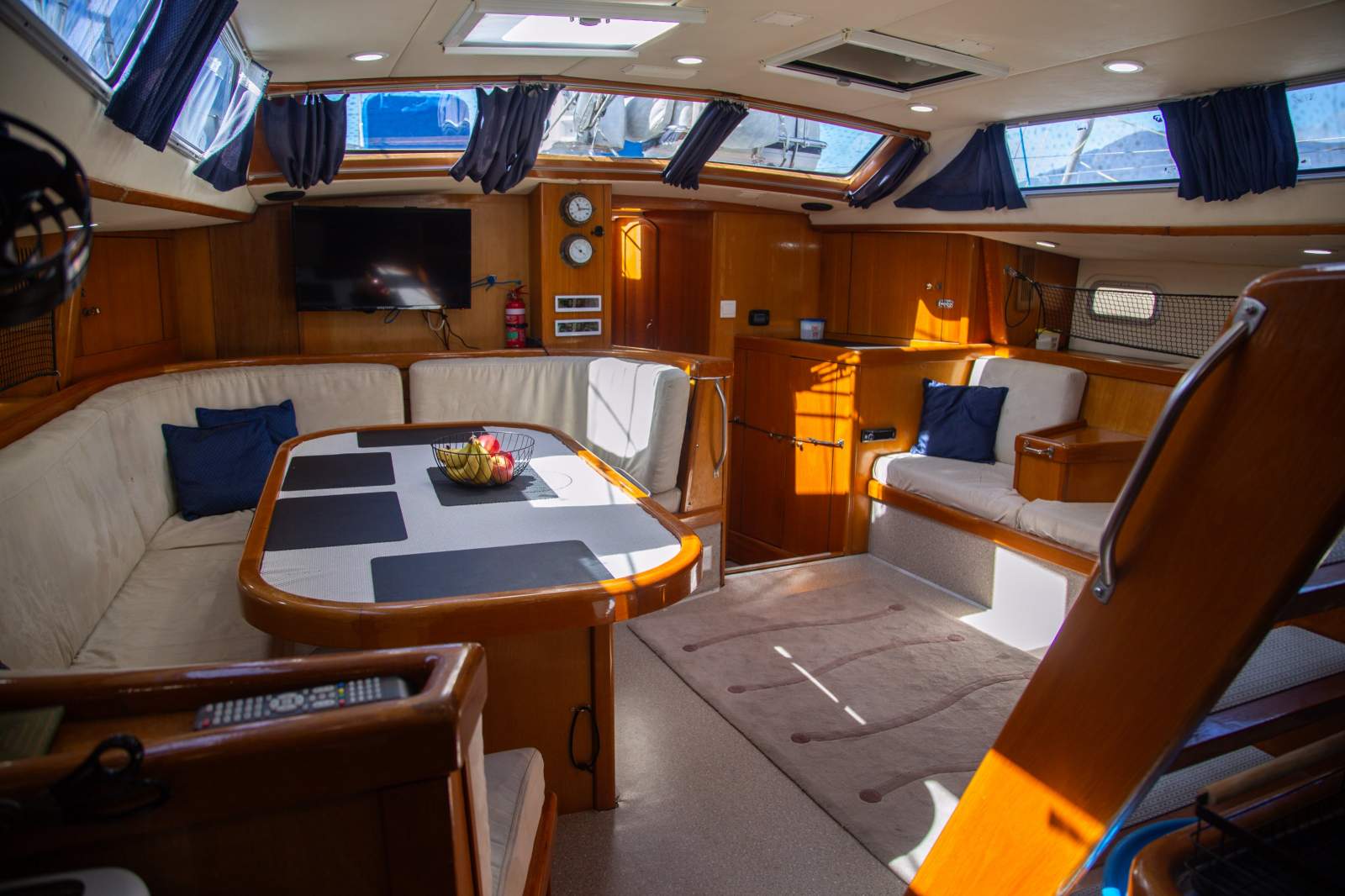 Used Majestic 60 High Volume Spacious Blue Water Cruiser for Sale ...