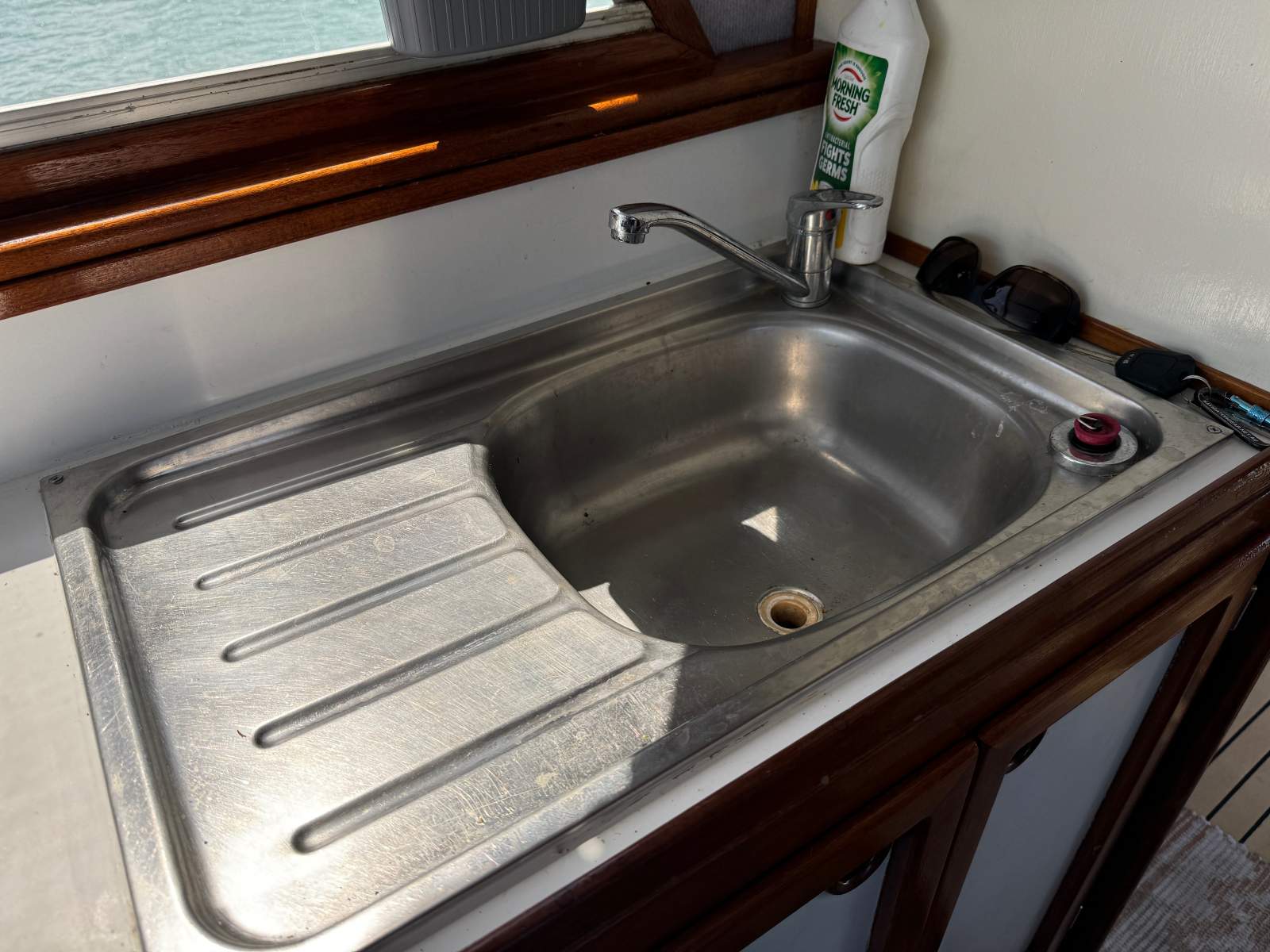 Used Masters 35 Flybridge - Survey, Autopilot, 2000w Inverter for Sale ...