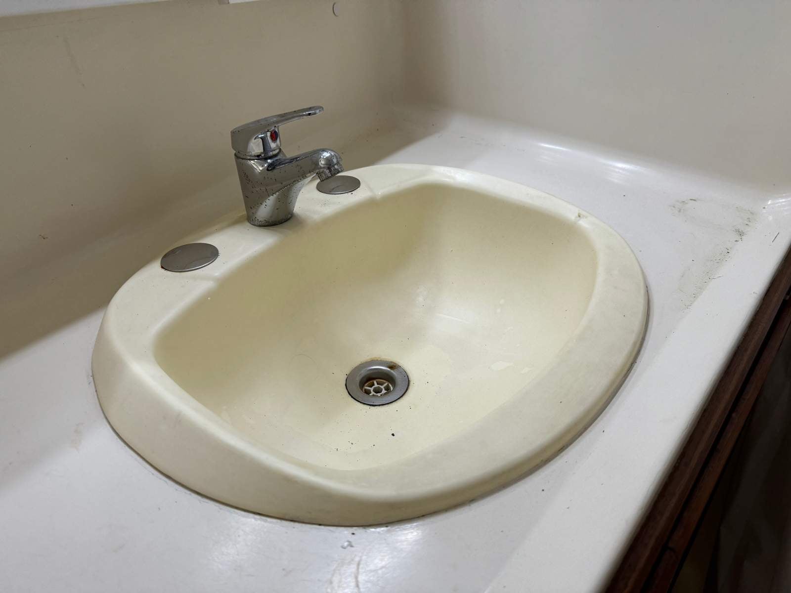 Used Masters 35 Flybridge - Survey, Autopilot, 2000w Inverter for Sale ...