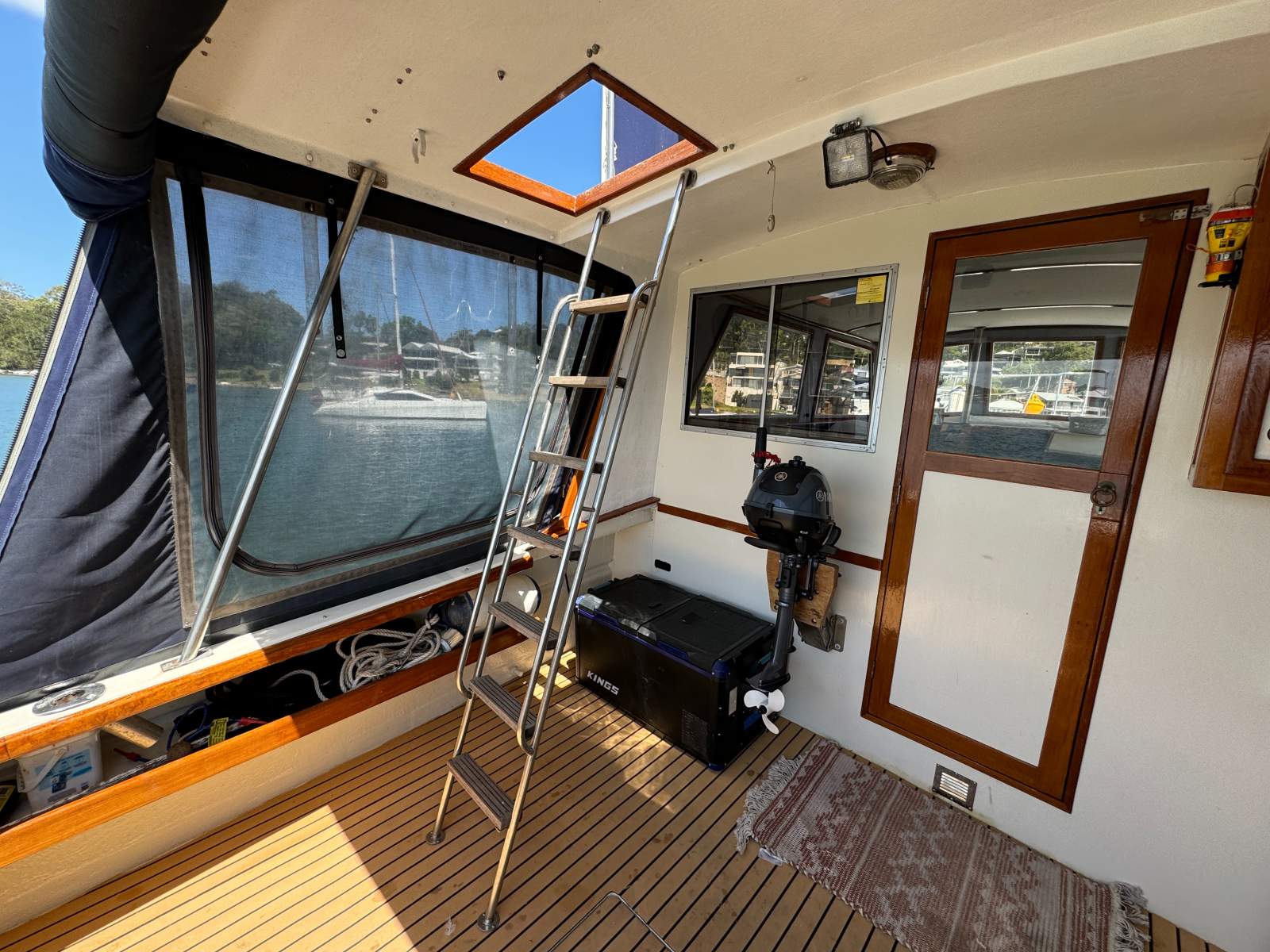 Used Masters 35 Flybridge - Survey, Autopilot, 2000w Inverter for Sale ...