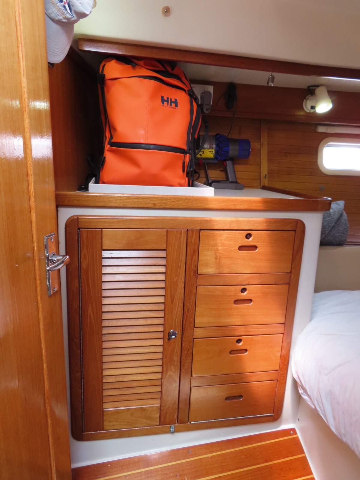 Catalina 42 MK II EXCELLENT PRESENTATION WITH MANY UPGRADES! For Sale ...