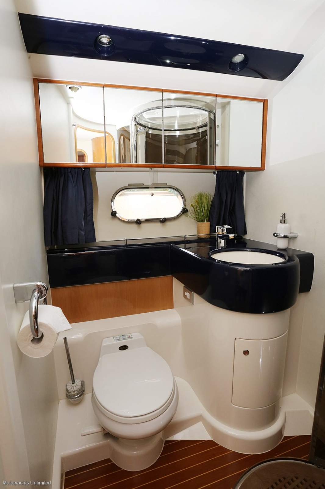 Princess P56 - Stunning interior and exceptional performance For Sale | Motoryachts Unlimited in ...