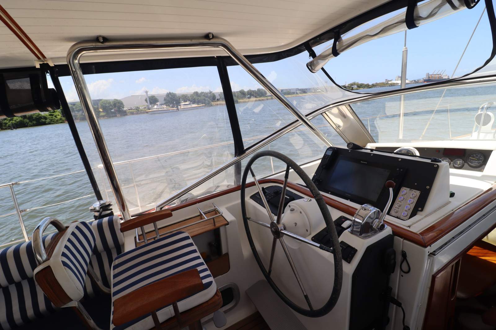 Used Beneteau 57 - Centre Cockpit for Sale | Yachts For Sale | Yachthub