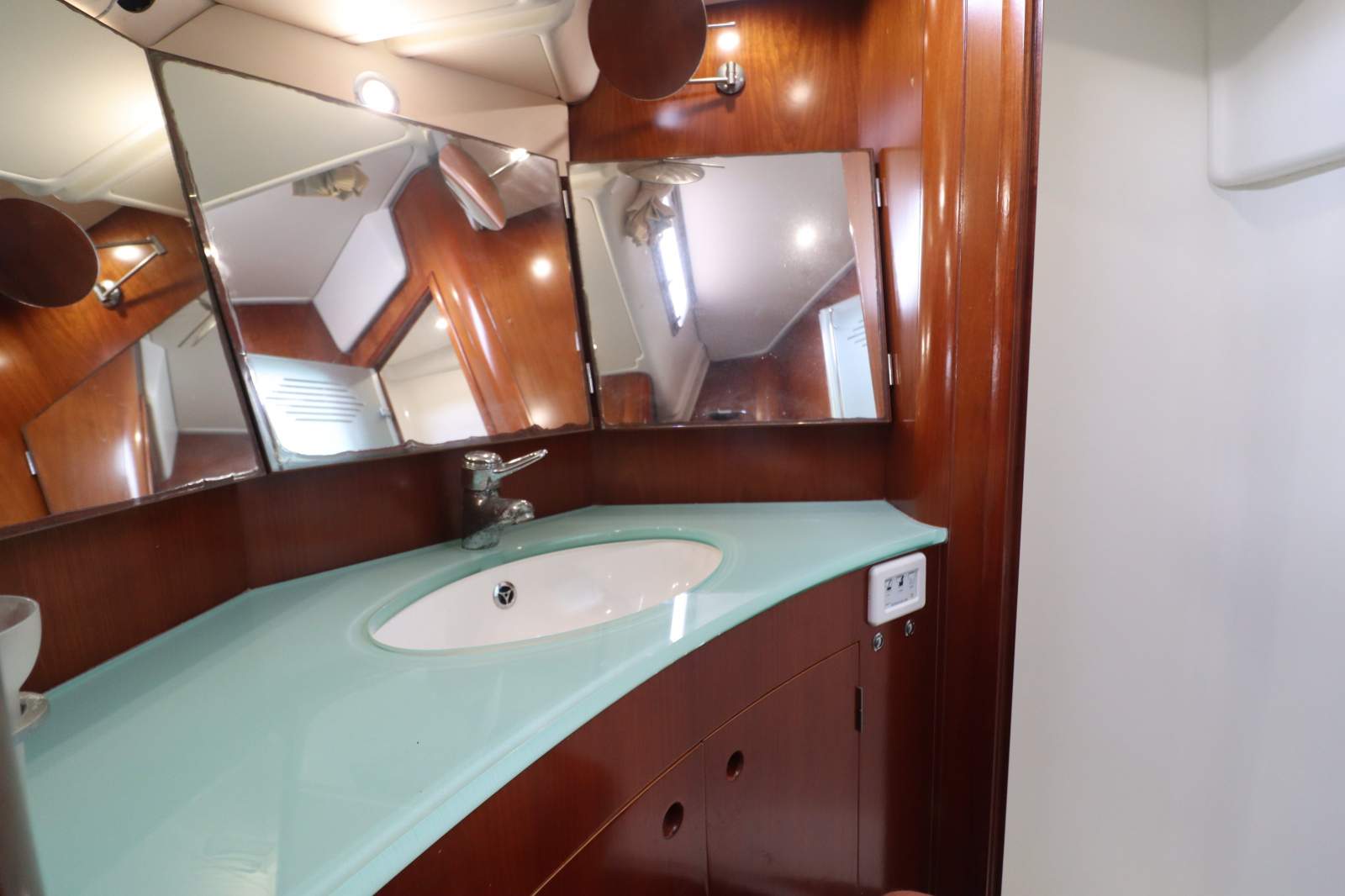 Used Beneteau 57 - Centre Cockpit for Sale | Yachts For Sale | Yachthub
