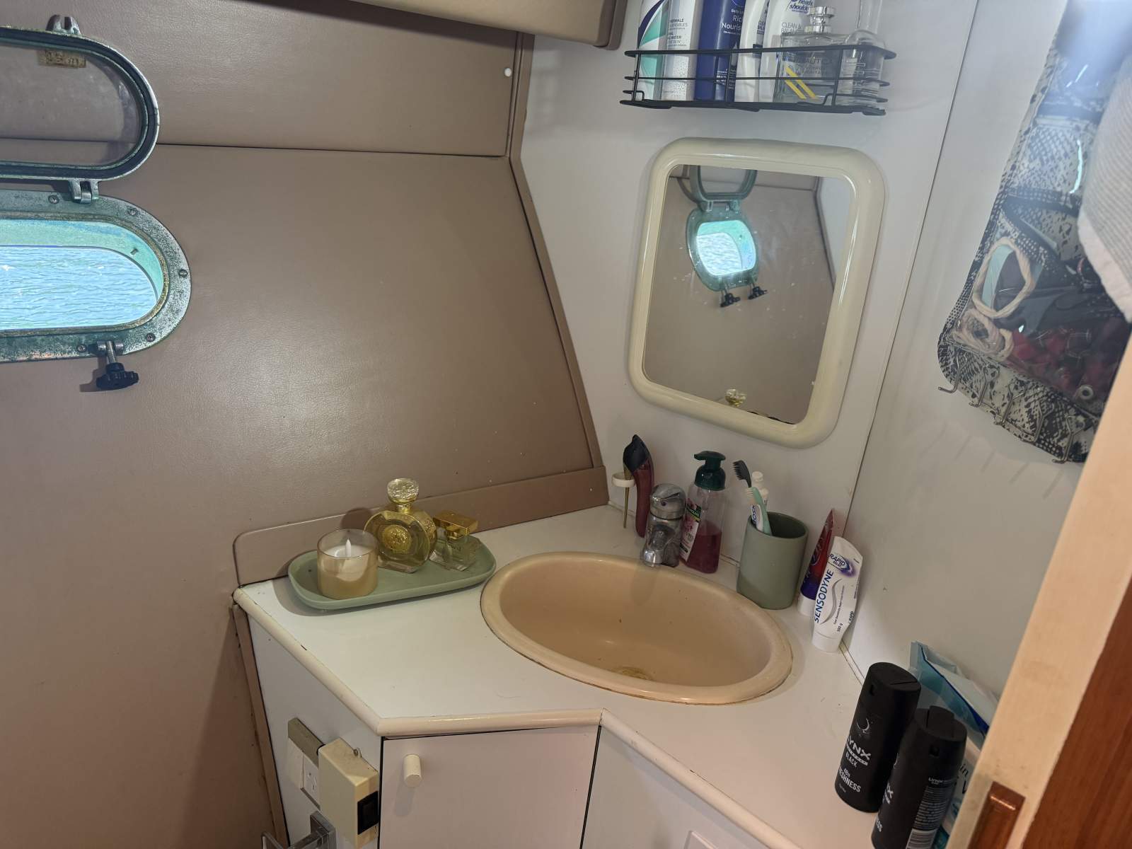 Used Mariner 38 Sedan Sportscruiser 375 Hr On 6.2l V8 Mercruiser ...