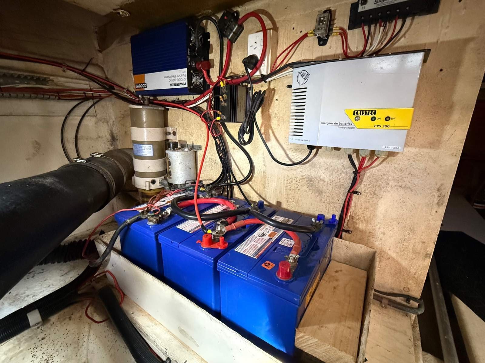 Used Mariner 38 Sedan Sportscruiser 375 Hr On 6.2l V8 Mercruiser ...