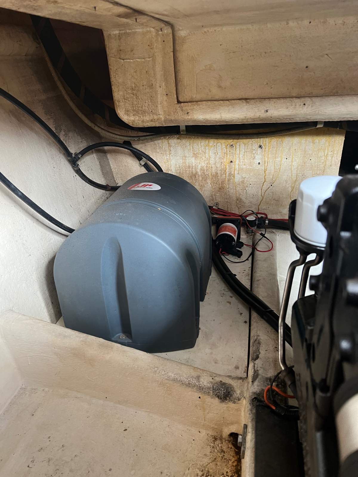 Used Mariner 38 Sedan Sportscruiser 375 Hr On 6.2l V8 Mercruiser ...