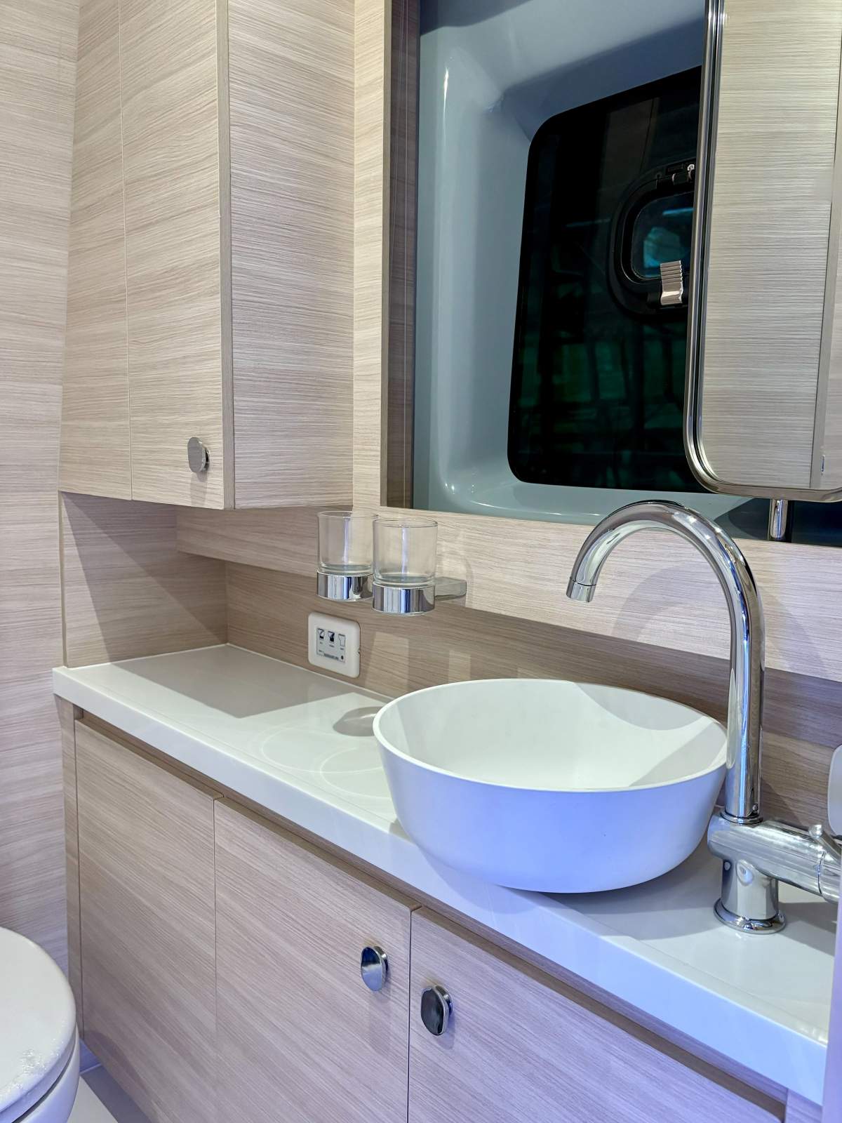 New Aquila 42 Coupe For Sale | Spectrum Marine
