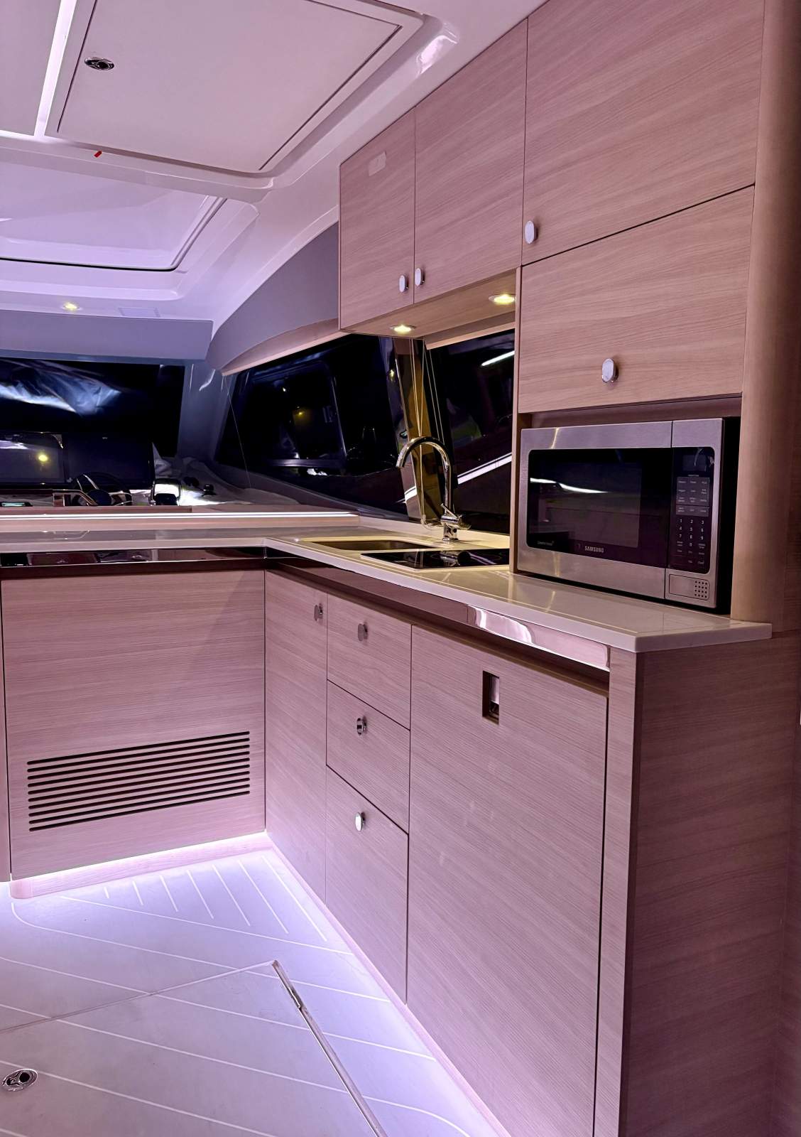New Aquila 42 Coupe For Sale | Spectrum Marine