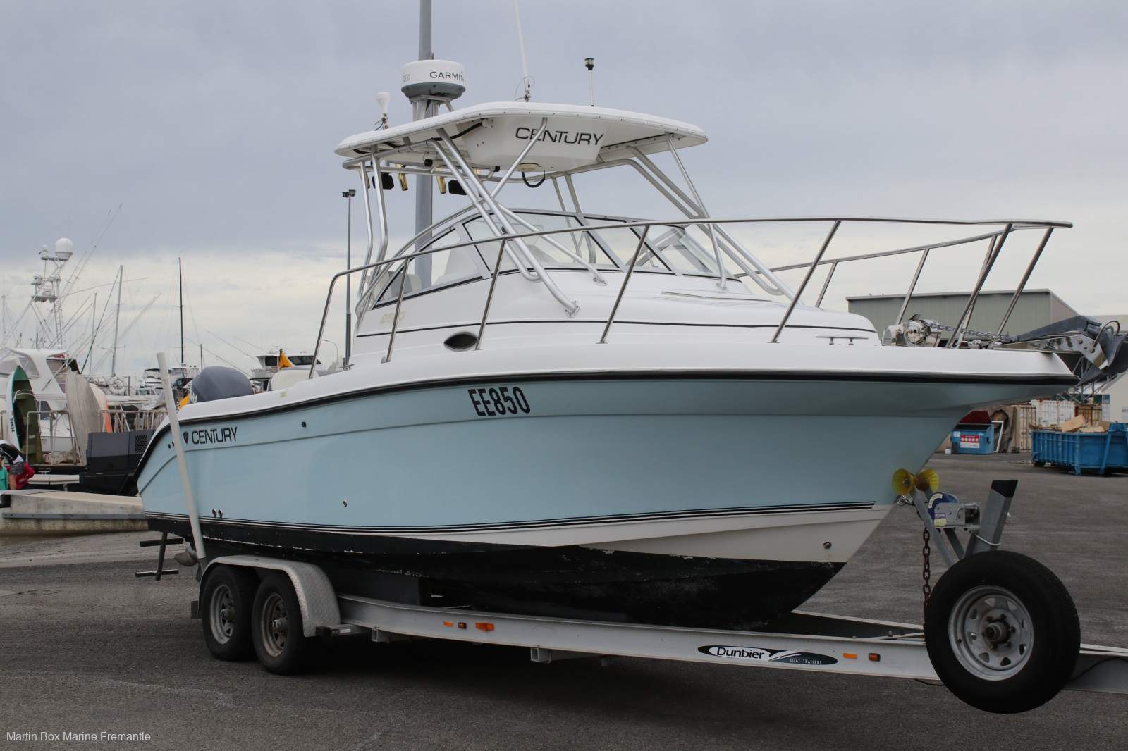Used Century 2600 Walkaround With Twin Yamaha Four Stroke Outboards for ...