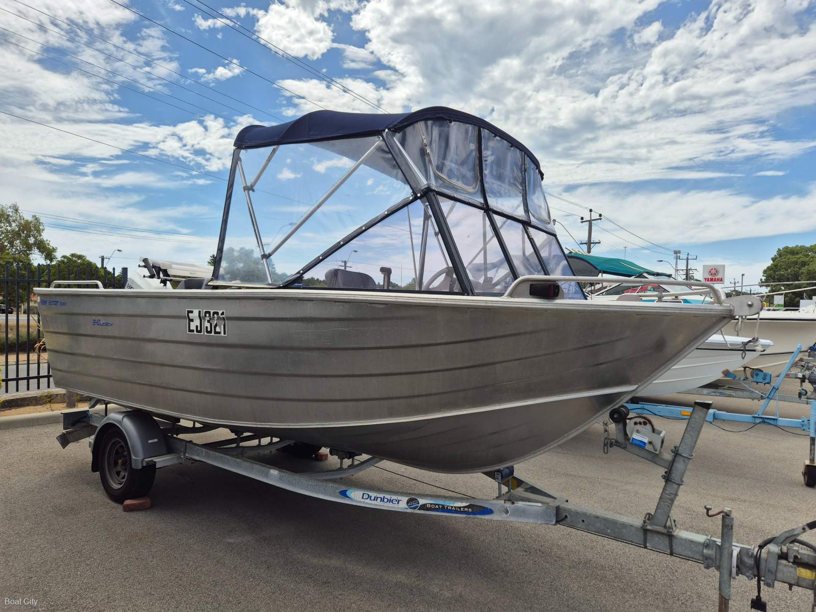Reef Hunter 540 Utility Open runabout For Sale | Boat City