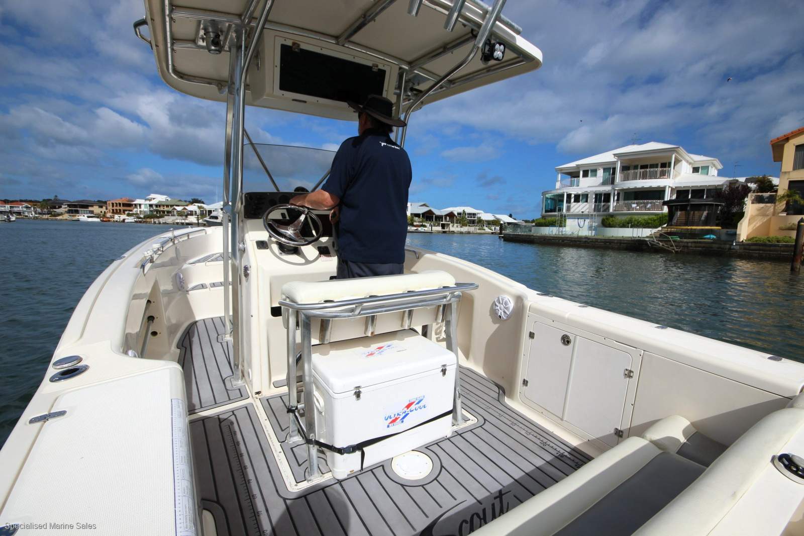 Scout 235 Sportfish *** NIGHT VISION INSTALLED !! *** $ 94,000 *** For ...