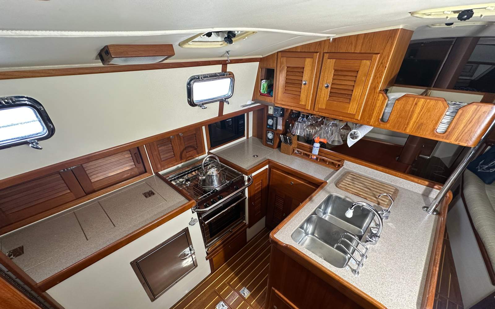 Used Pacific Seacraft 44 for Sale | Yachts For Sale | Yachthub